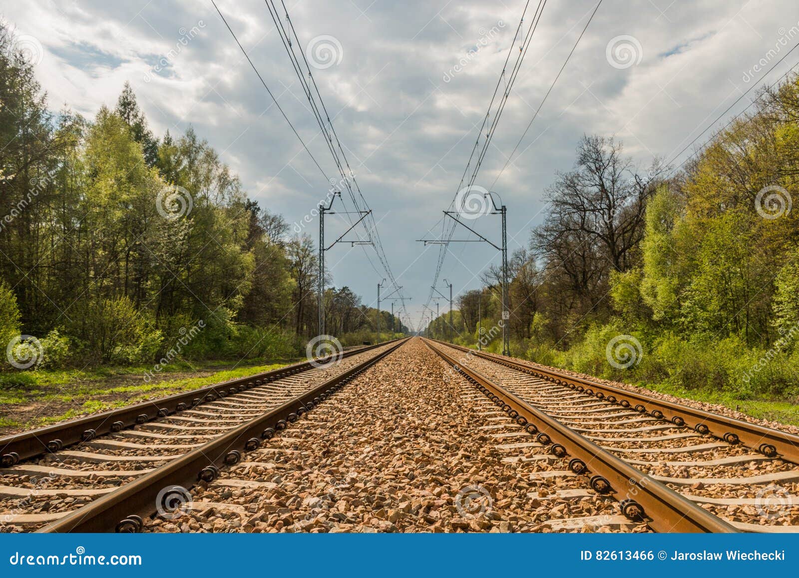 Strade Ferrate Parallele E Linee Sopraelevate Fotografia Stock ...