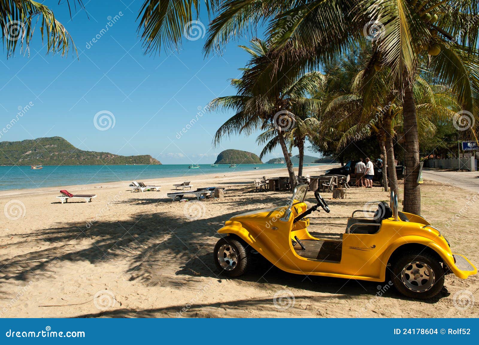Strand-Buggy am Dolpin Strand Redaktionelles Stockbild - Bild von bäume ...