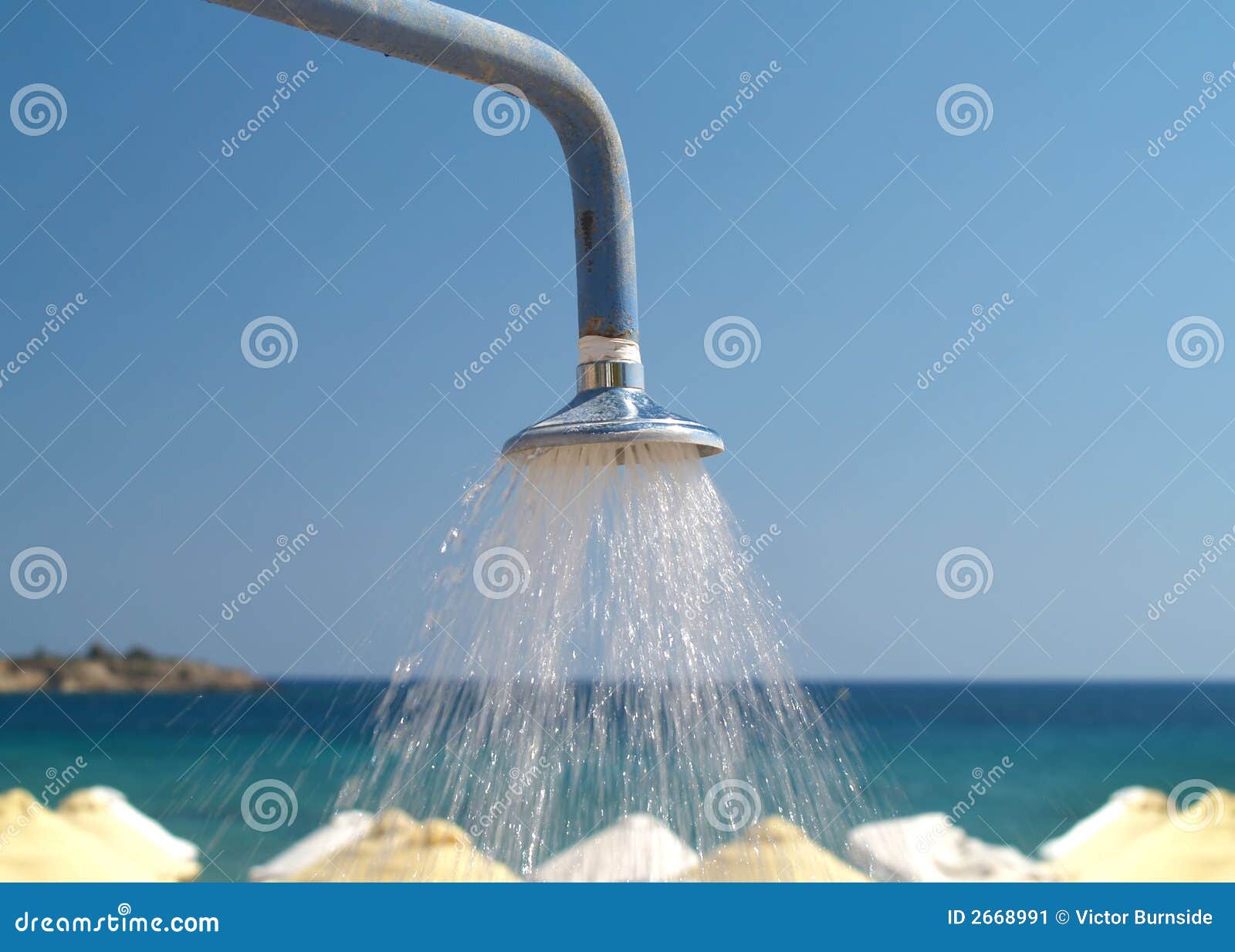 Strand-Dusche stockbild. Bild von strand, küste, dusche - 2668991
