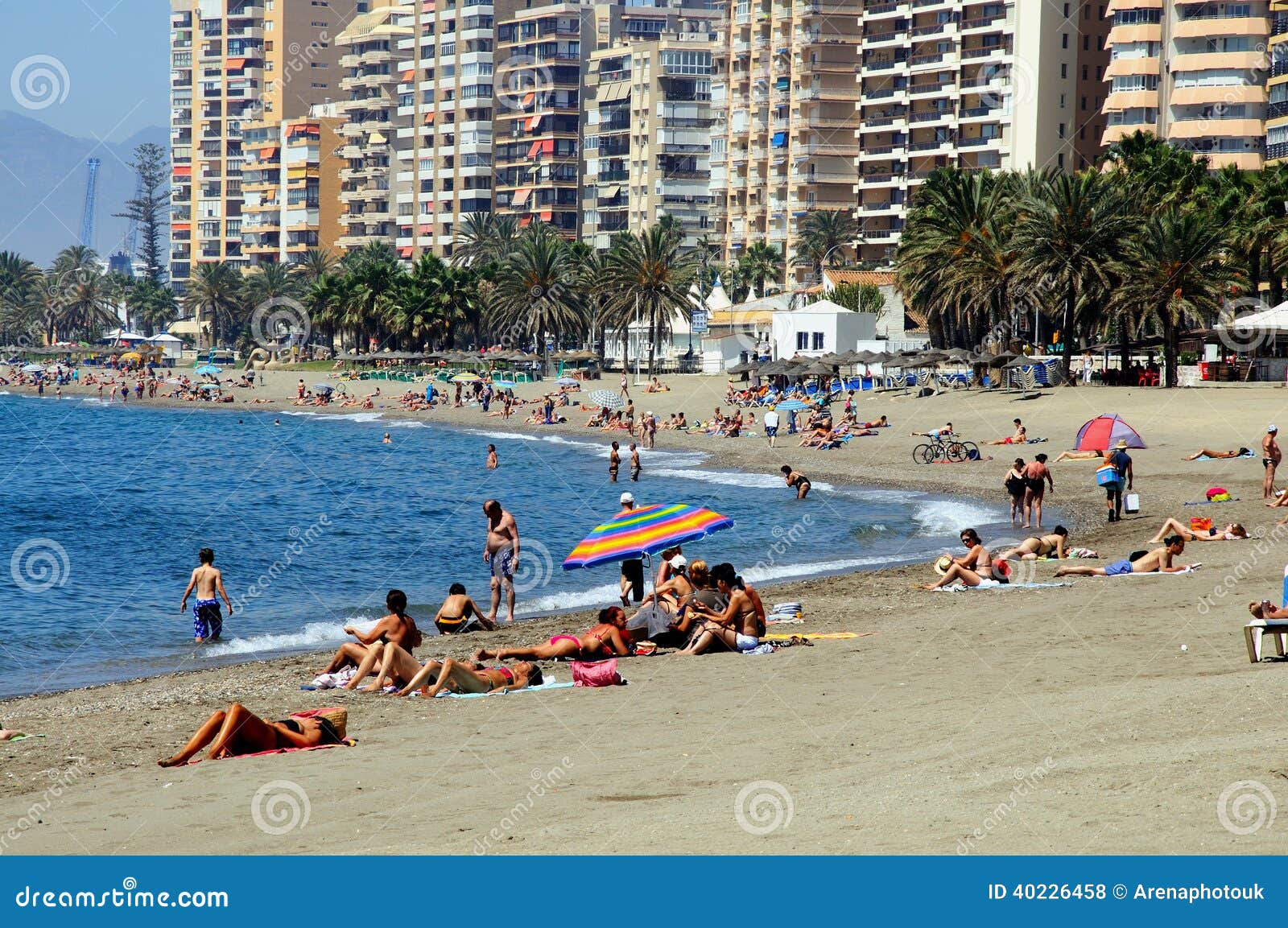 Strand Malaga, Spanien. redaktionell arkivfoto. Bild av europeiskt ...