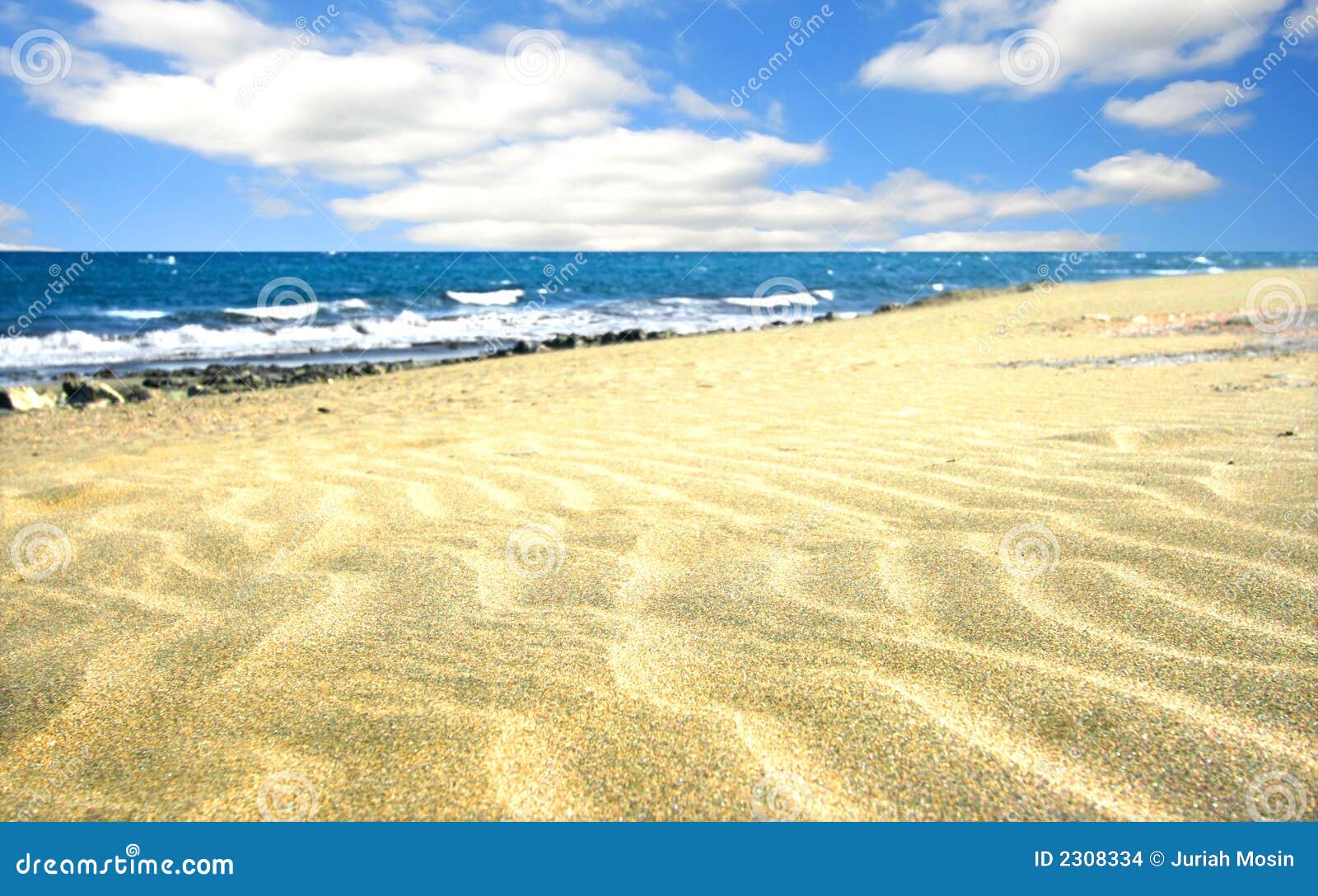 Strand met zacht zand stock foto. Image of mooi, vreedzaam - 2308334