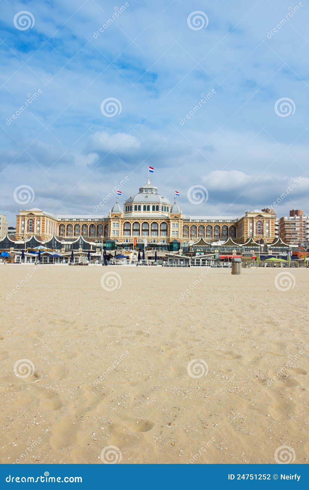 Strand in Scheveningen, Den Haag, Holland Stockfoto - Bild von fassade ...