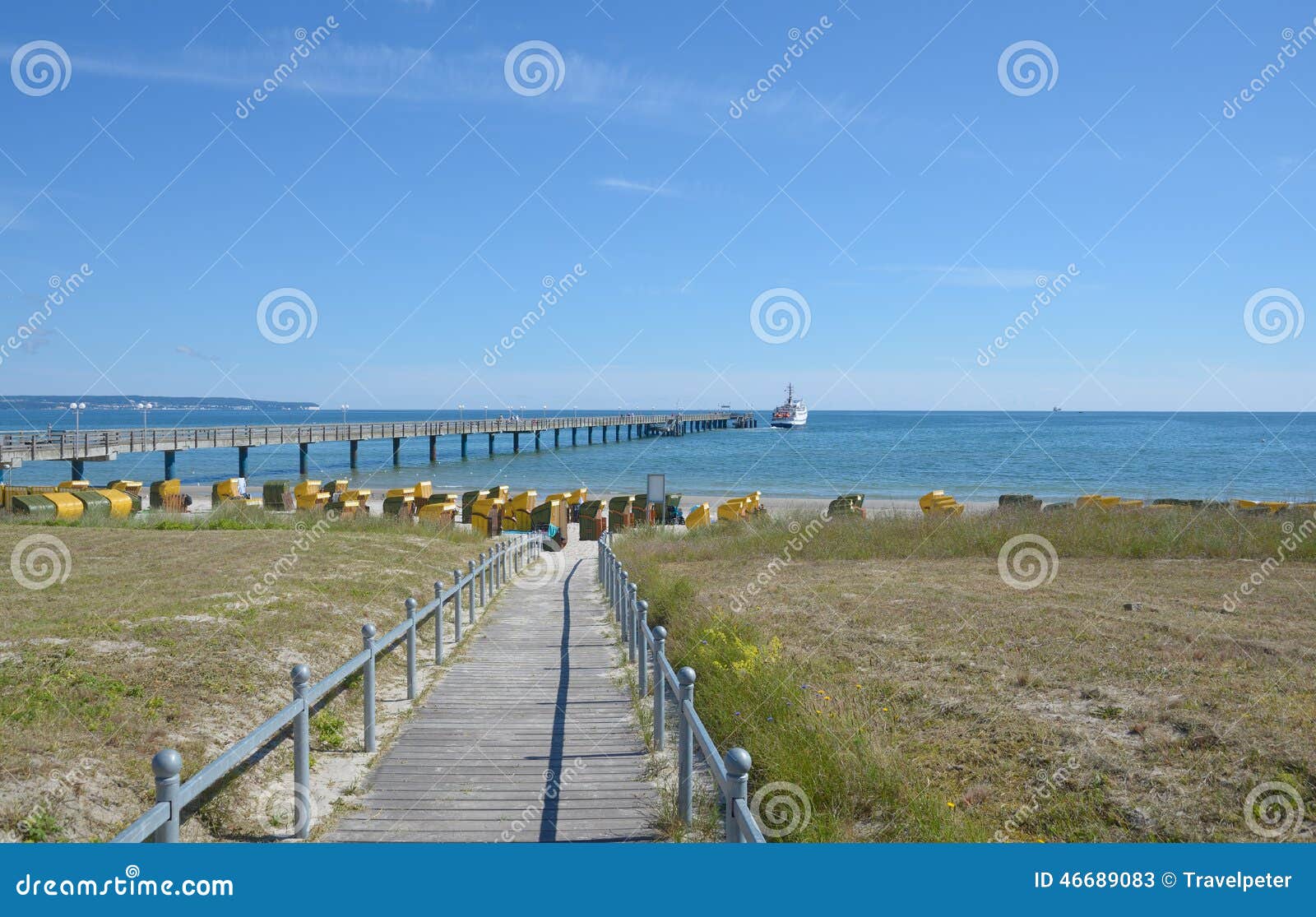 Strand Van Binz, Ruegen-eiland, Oostzee, Duitsland Stock Afbeelding ...