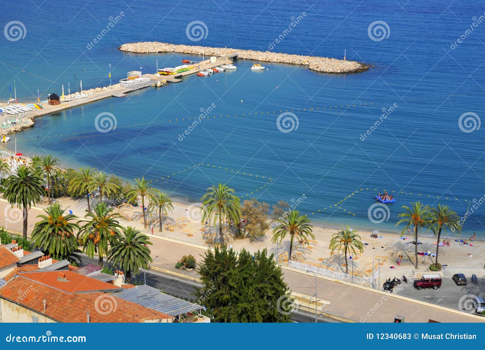 Strand Von Menton in Frankreich Stockbild - Bild von berühmt, strand ...