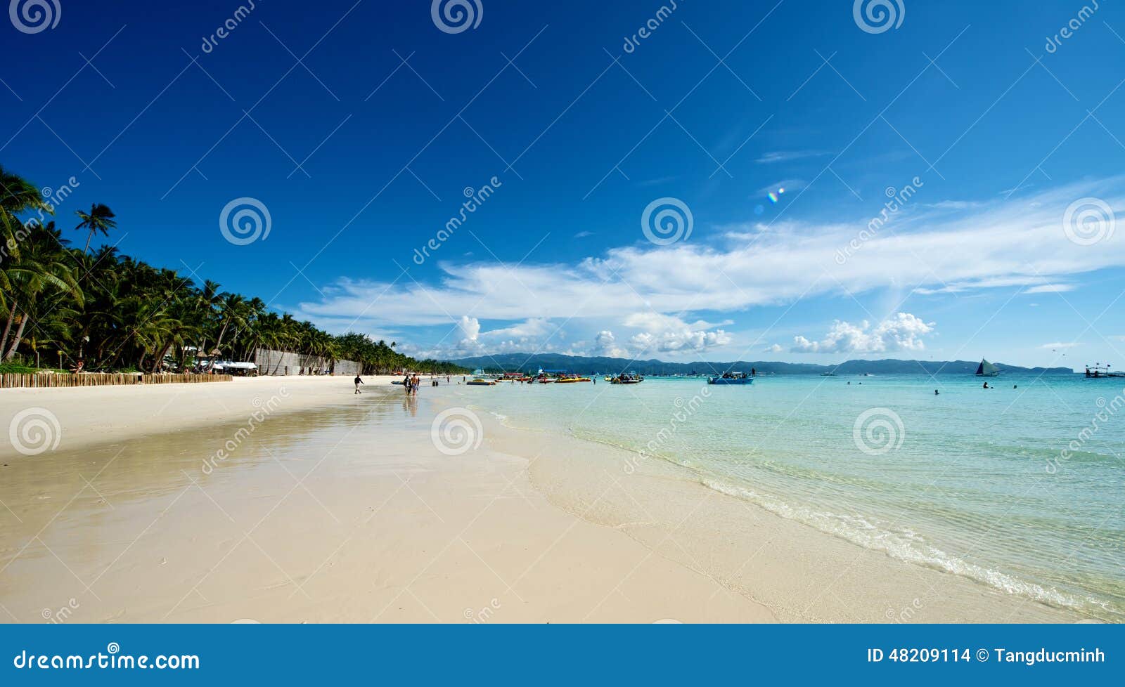 Strandansicht in Boracay stockfoto. Bild von wolken, insel - 48209114