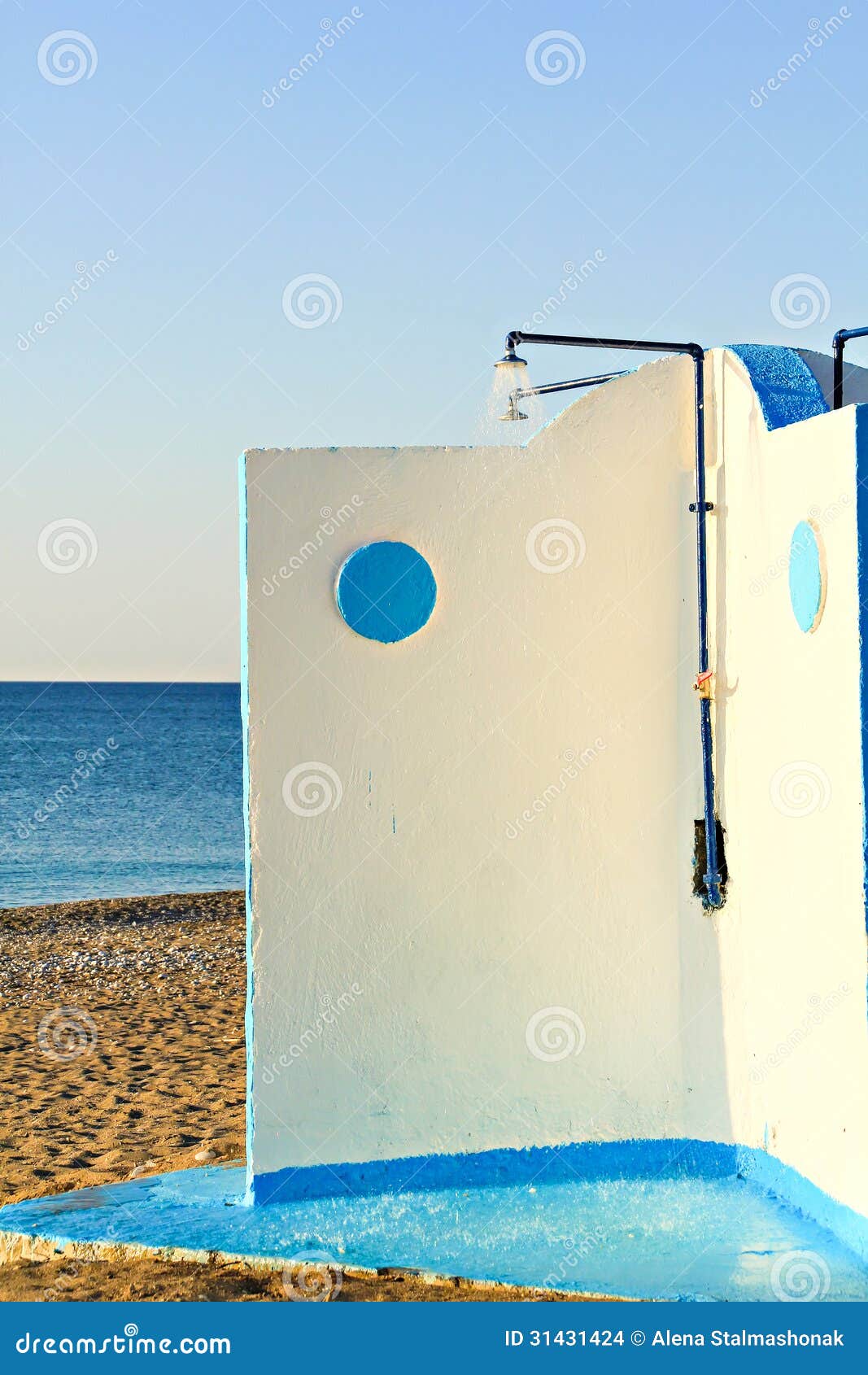Stranddusche stockfoto. Bild von badezimmer, schönheit - 31431424