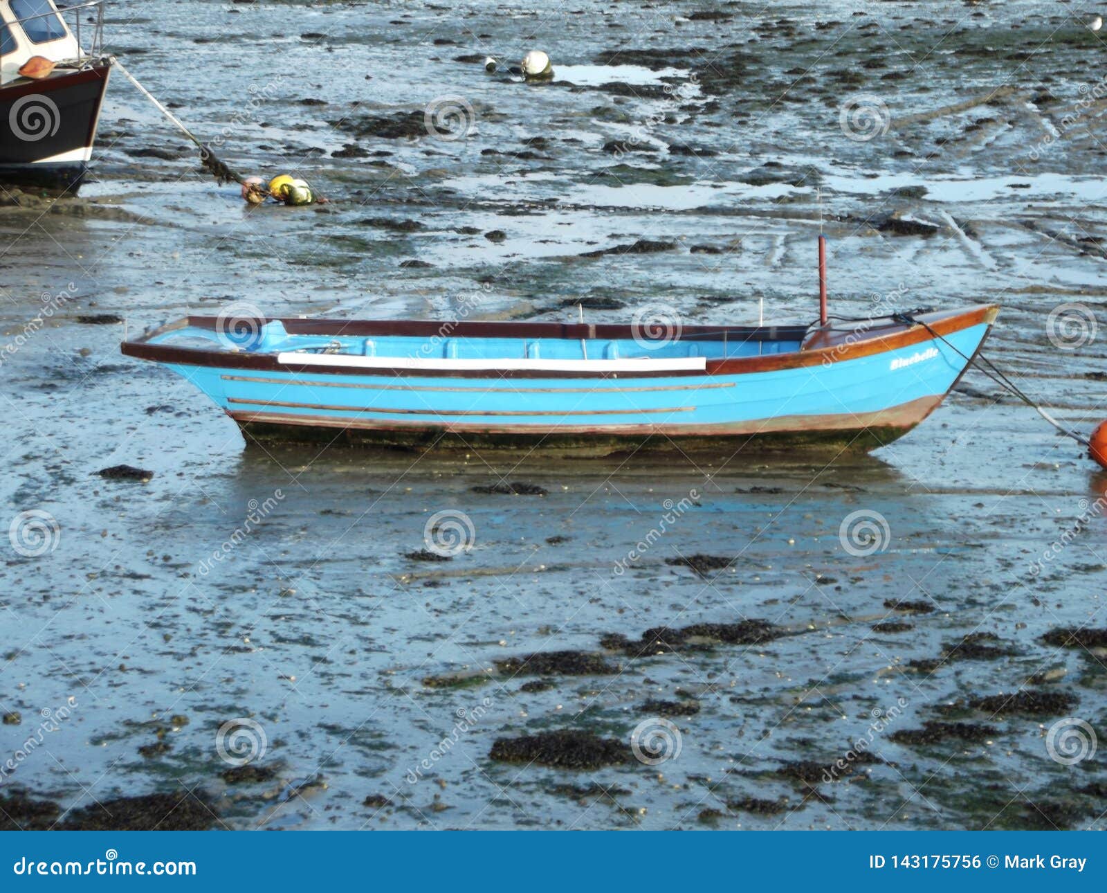 Stranded Boat editorial photo. Image of harbour, boat - 143175756