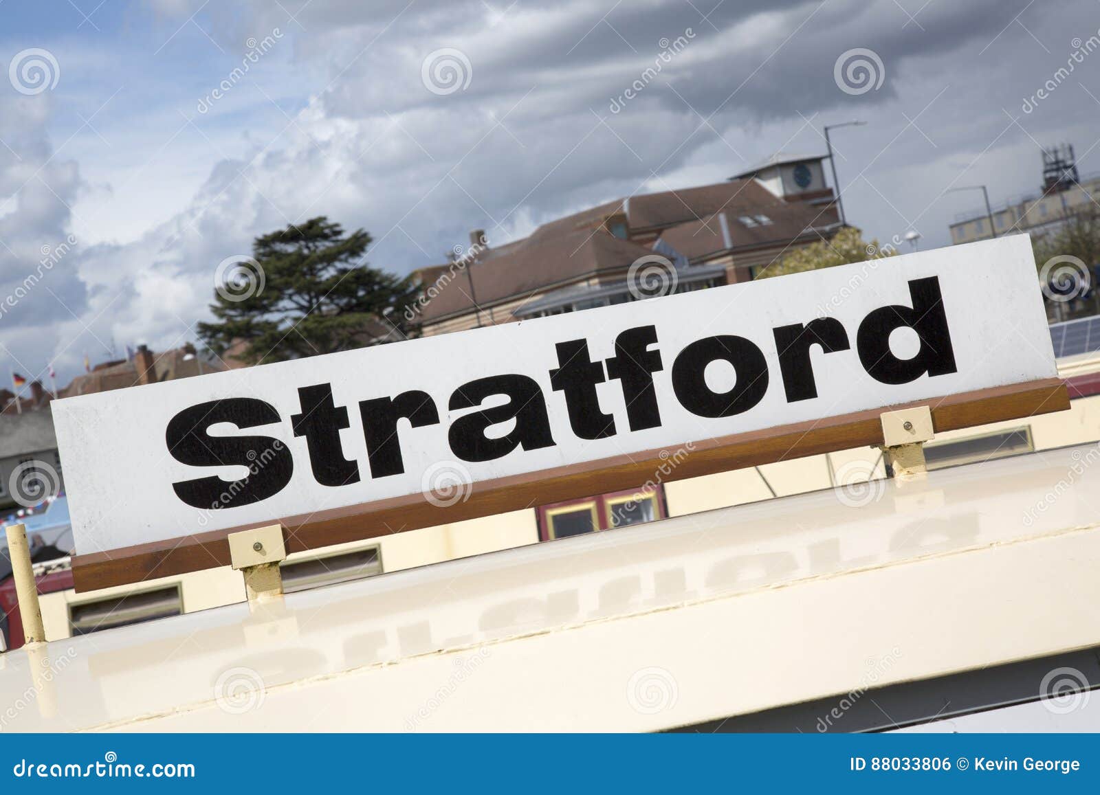 Stratford upon Avon Sign editorial photo. Image of city - 88033806