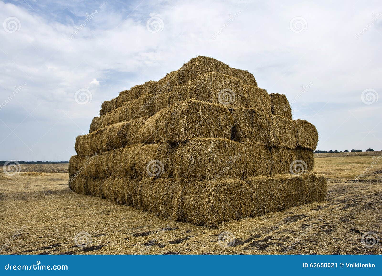 Straw bales pyramid stock image. Image of bales, crop - 62650021