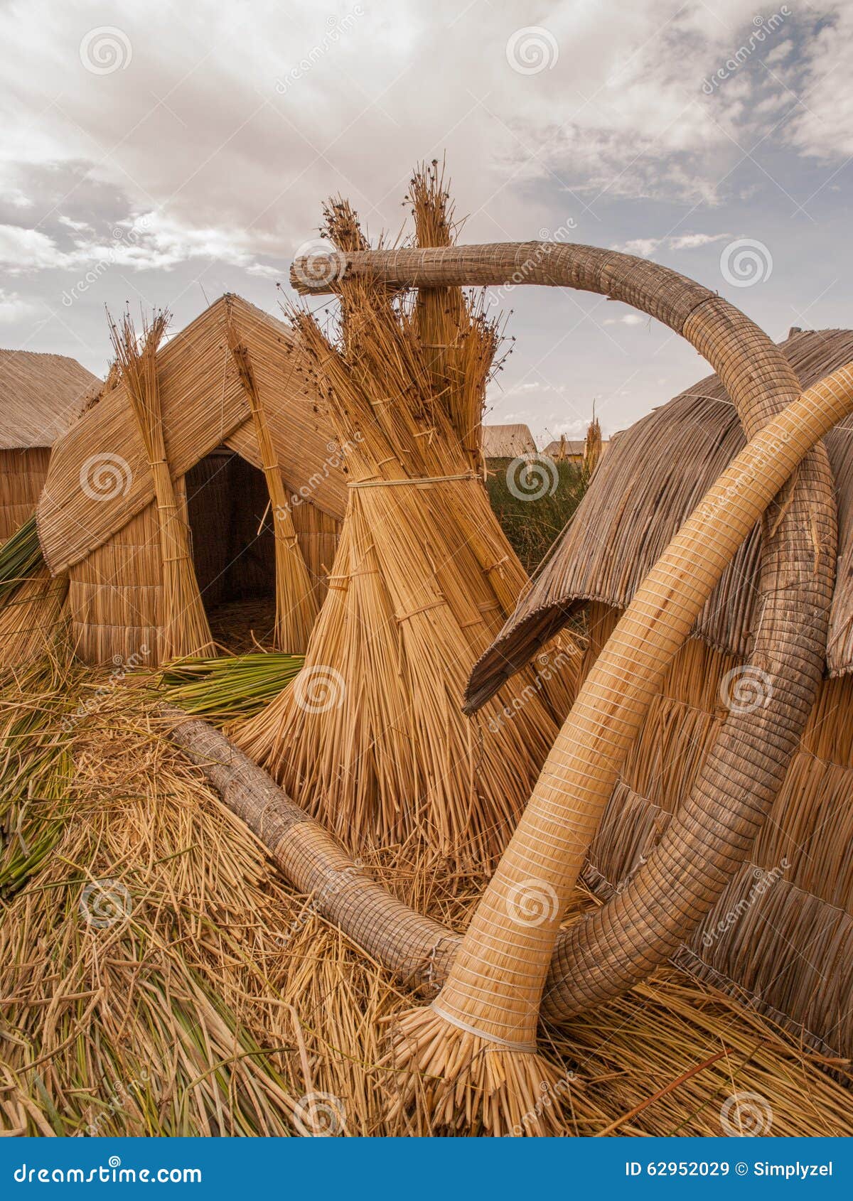 Straw Huts imagem de stock. Imagem de consoles, cinzento - 62952029