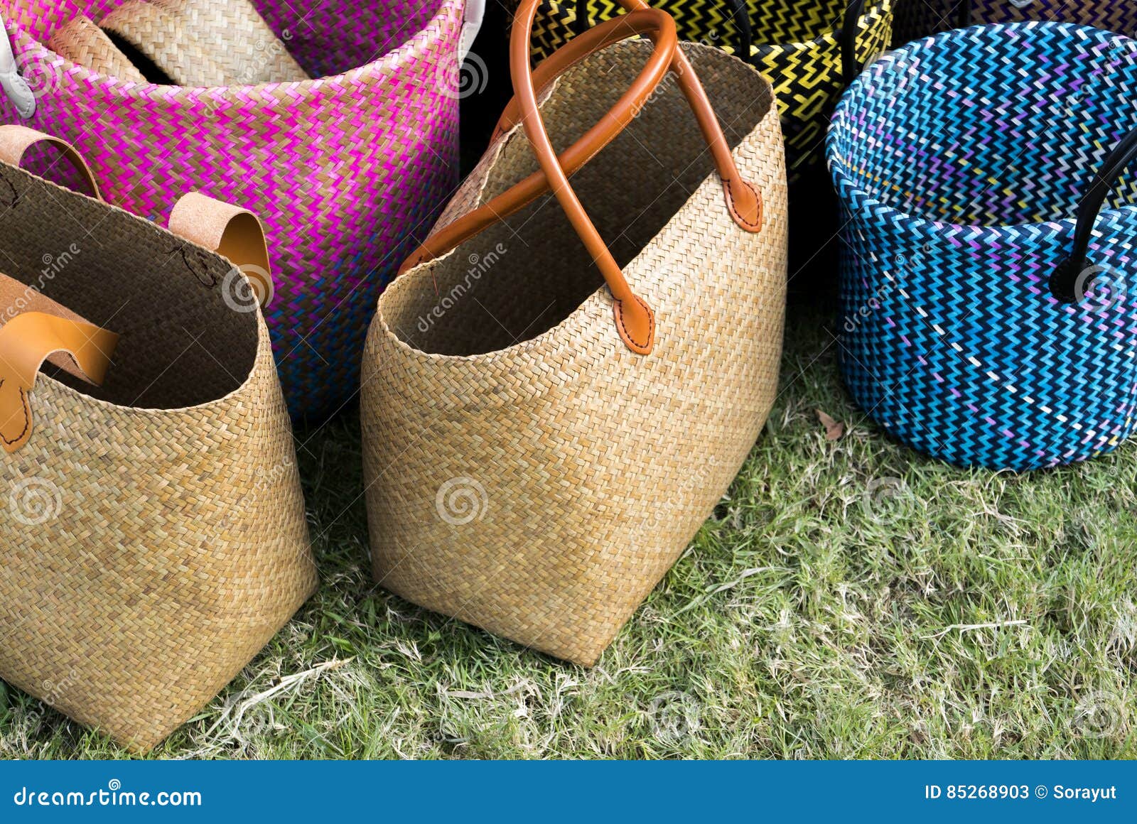 Straw shopping bags stock image. Image of elegance, material - 85268903