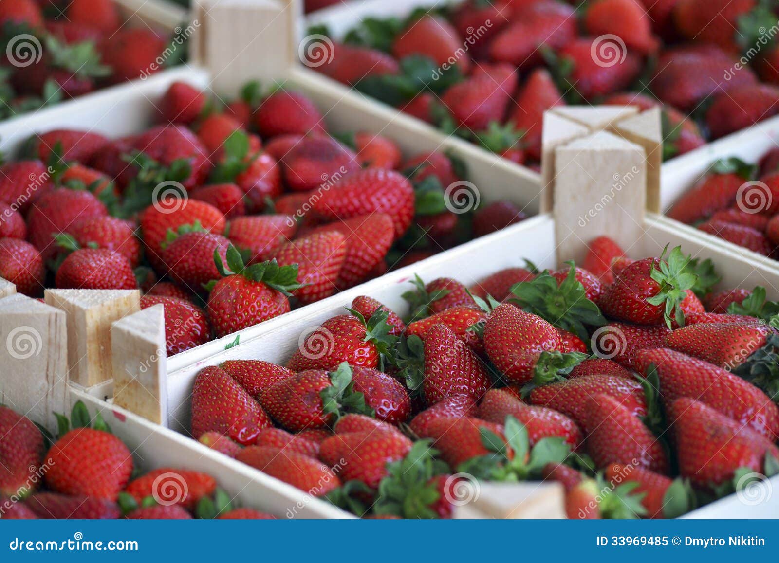 Strawberries in a box stock image. Image of strawberry - 33969485