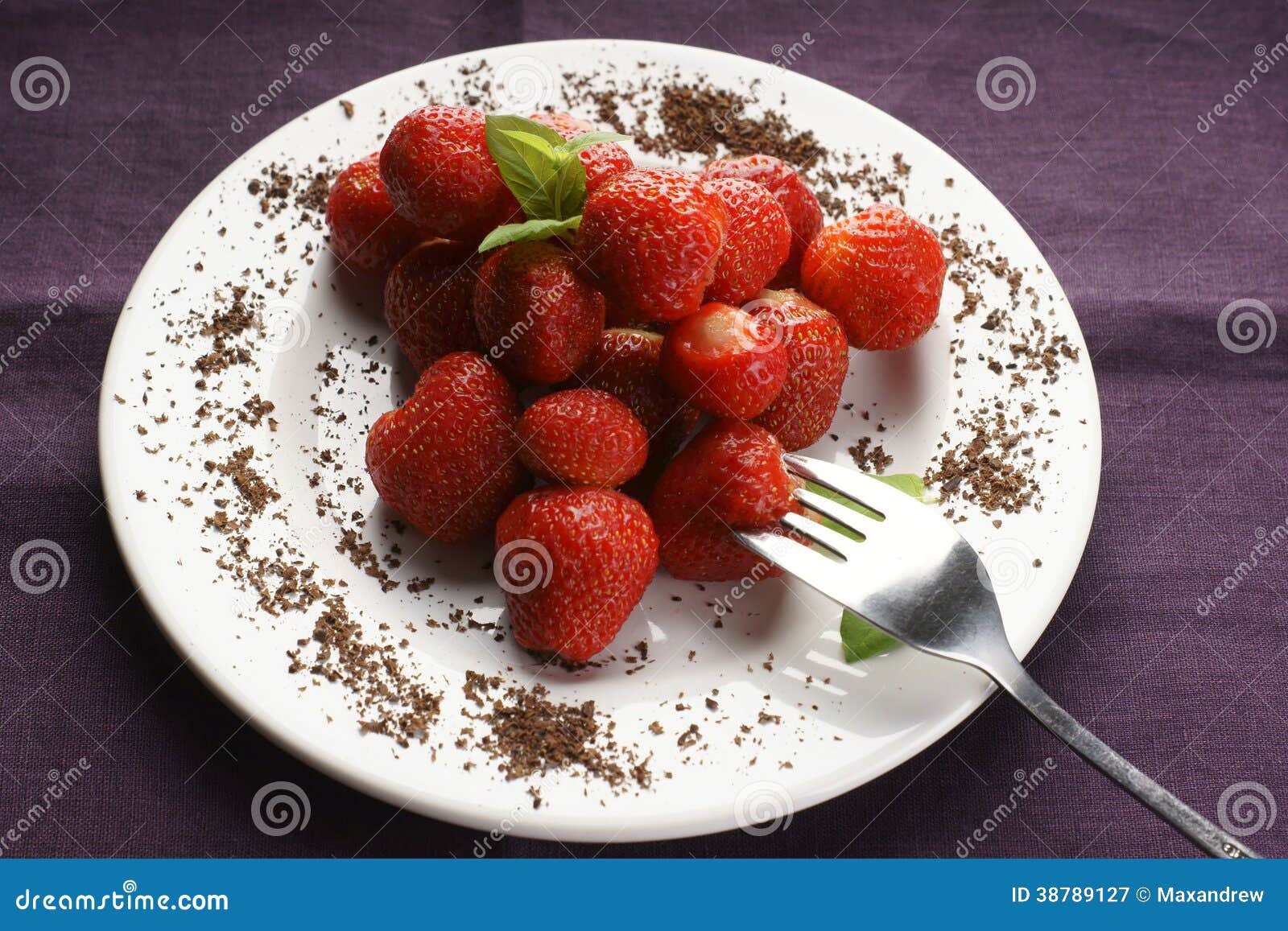 Strawberries on a plate stock image. Image of nature - 38789127