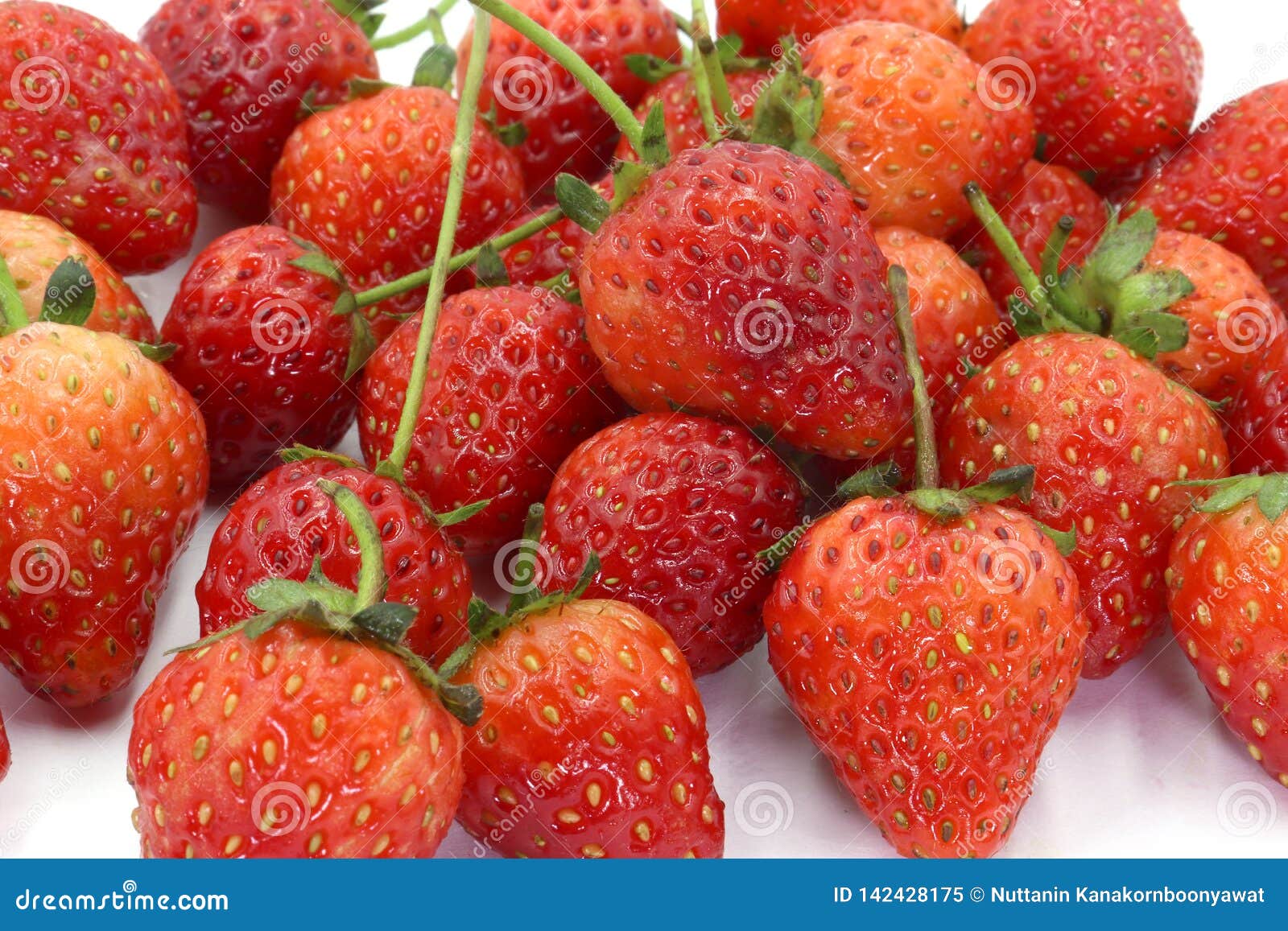 Strawberries ,small Strawberry with Strawberry Leaf on White Background ...