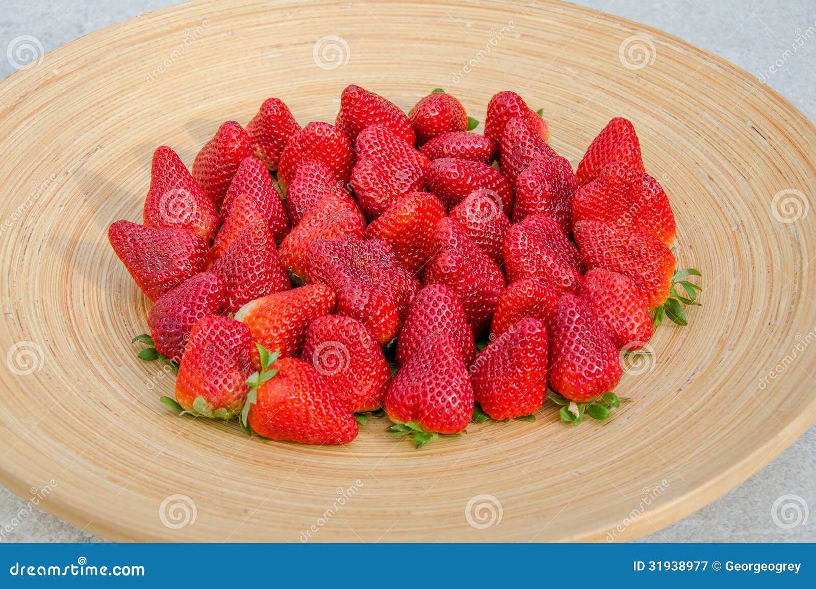 Strawberries on Wooden Plate 3 Stock Image - Image of delicious, macro ...