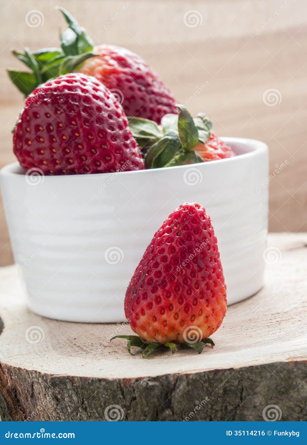 Strawberry in bowl stock photo. Image of group, close - 35114216