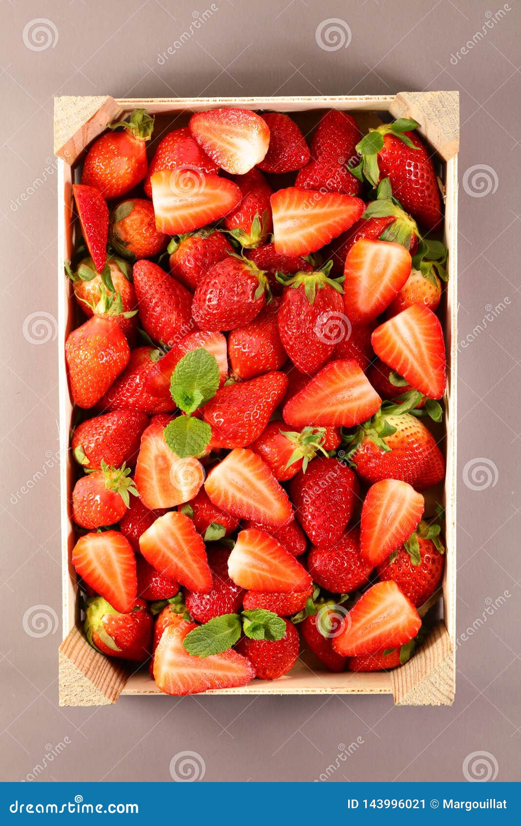 Strawberry on box stock image. Image of sweet, delicious - 143996021