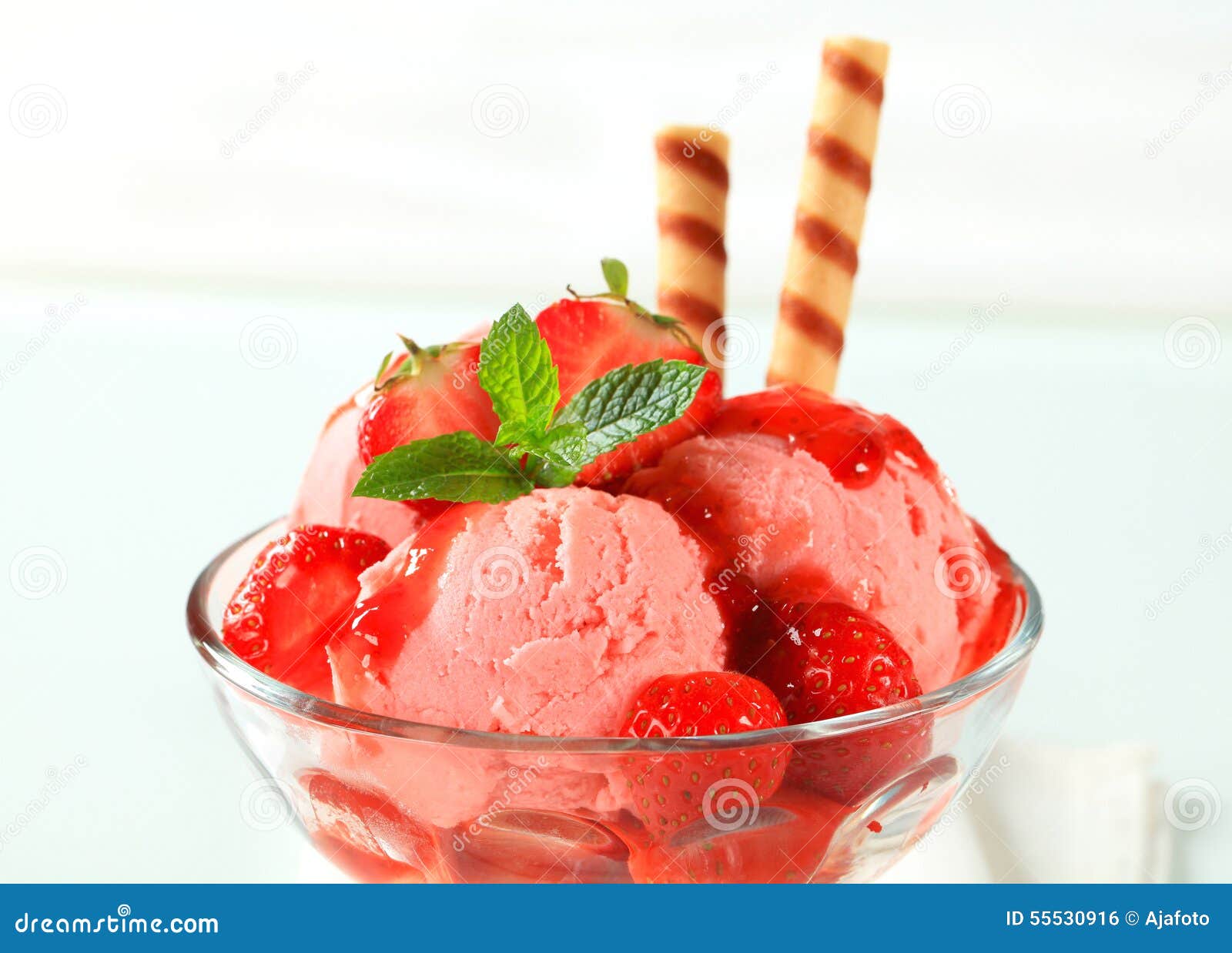 Strawberry Ice Cream Sundae Stock Photo - Image of sweet, food: 55530916