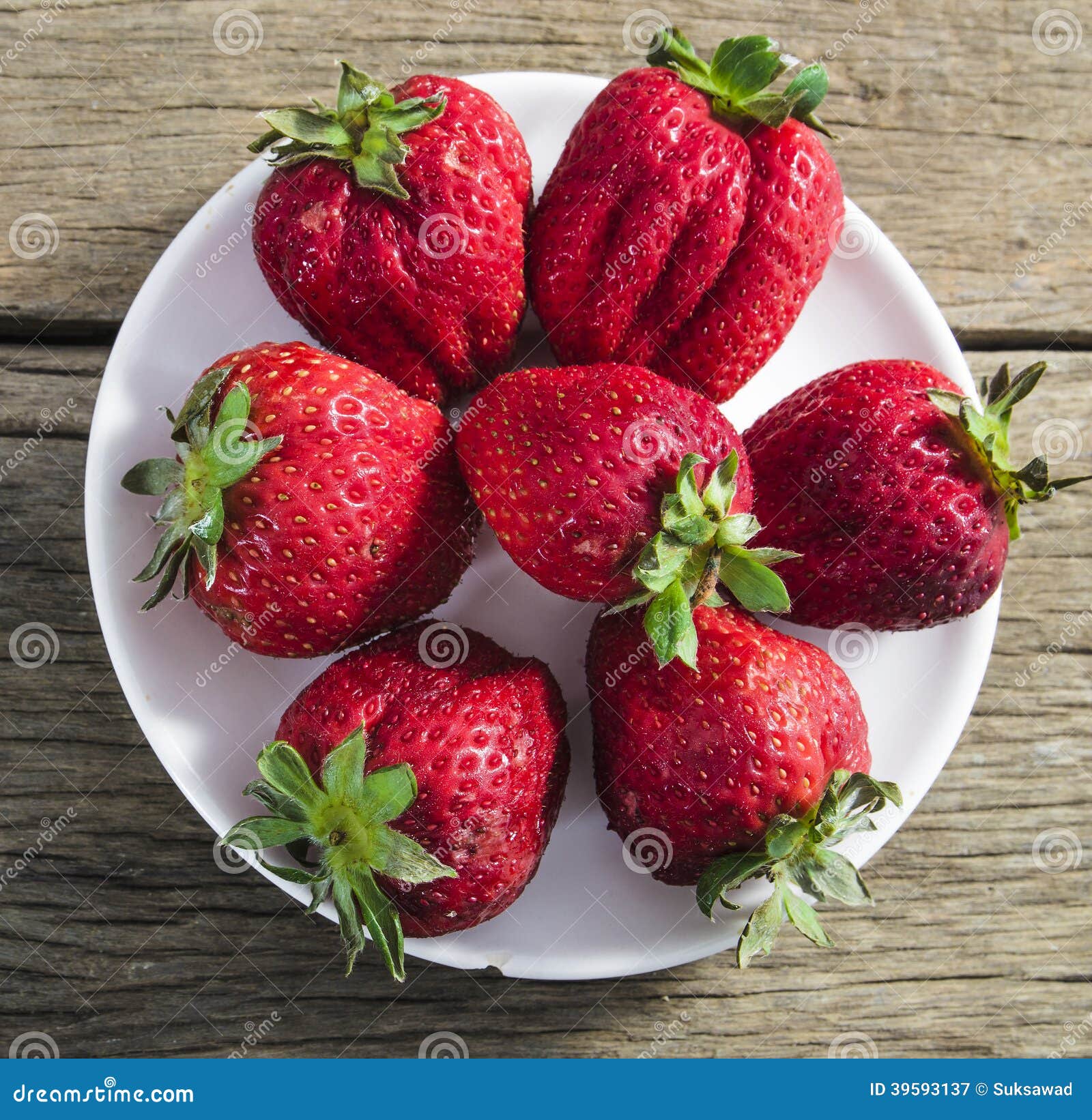 Strawberry in the plate stock image. Image of ripe, rustic - 39593137