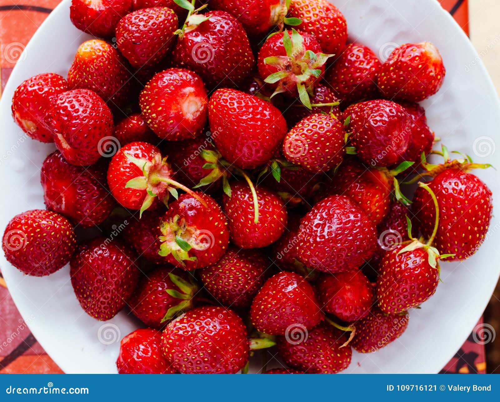 Strawberry in Plate stock image. Image of macro, calories - 109716121