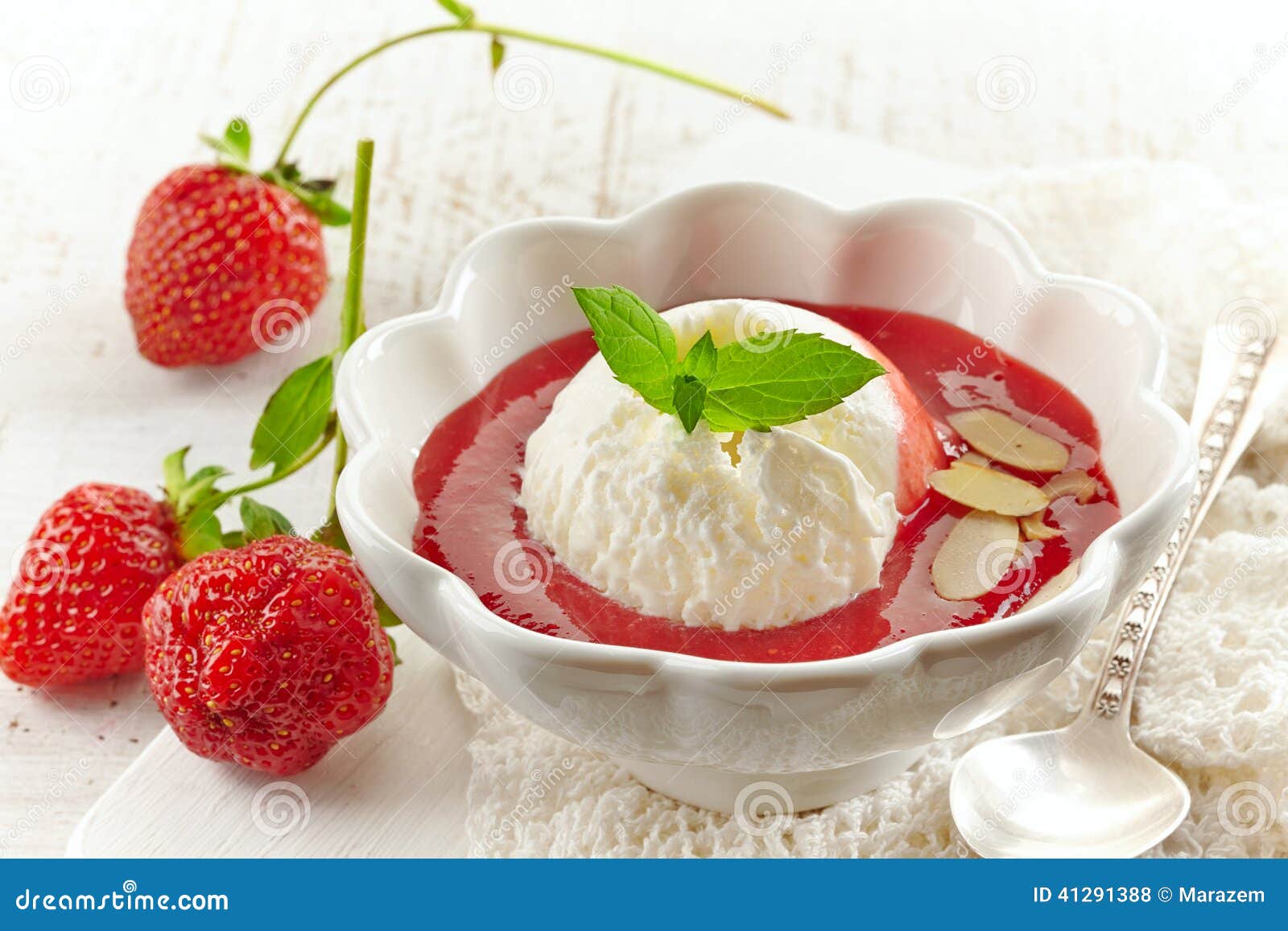Strawberry Soup with Ice Cream Stock Photo - Image of healthy, fruit ...