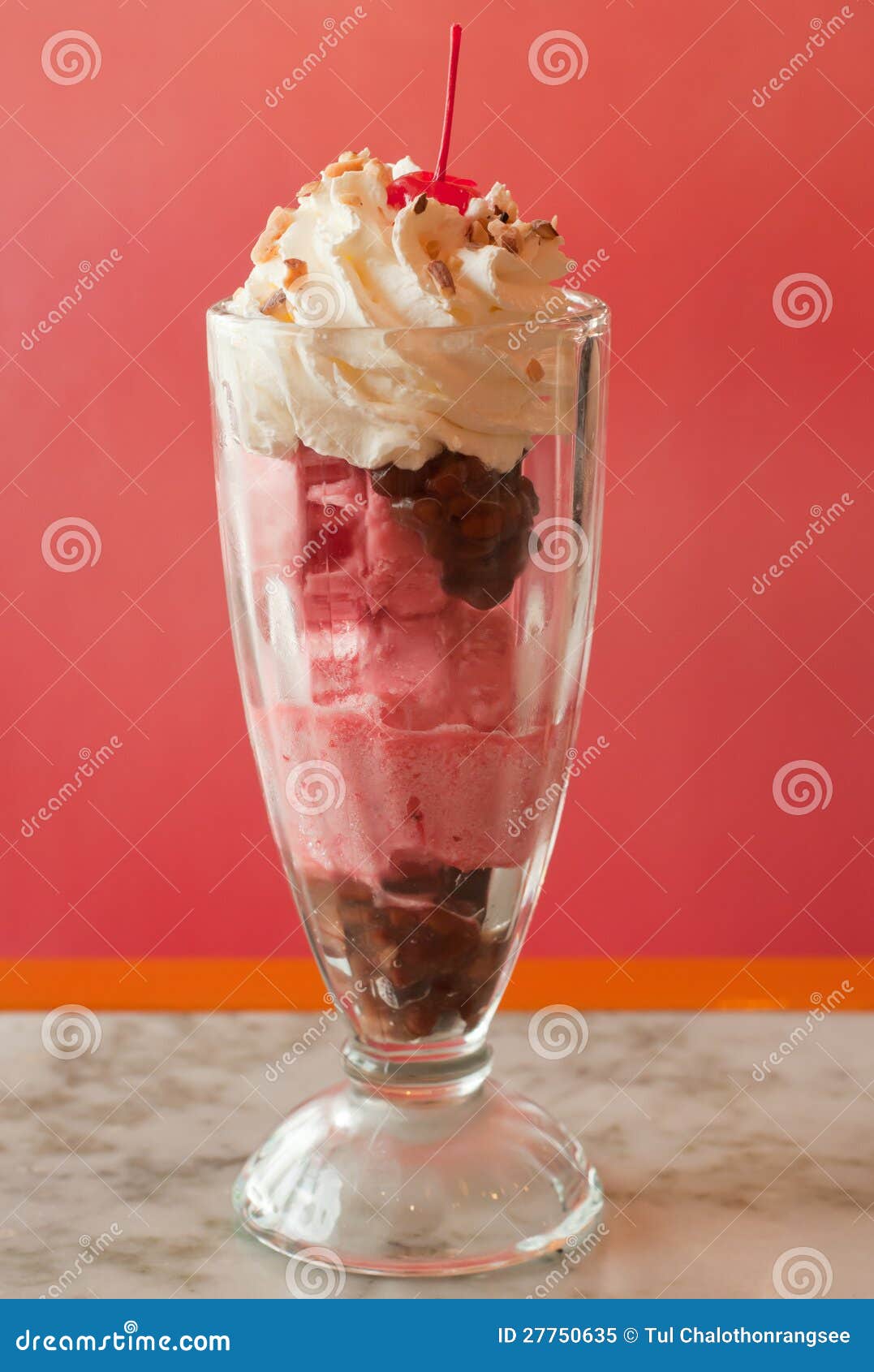 Strawberry Sundae Ice Cream Stock Image - Image of strawberry ...