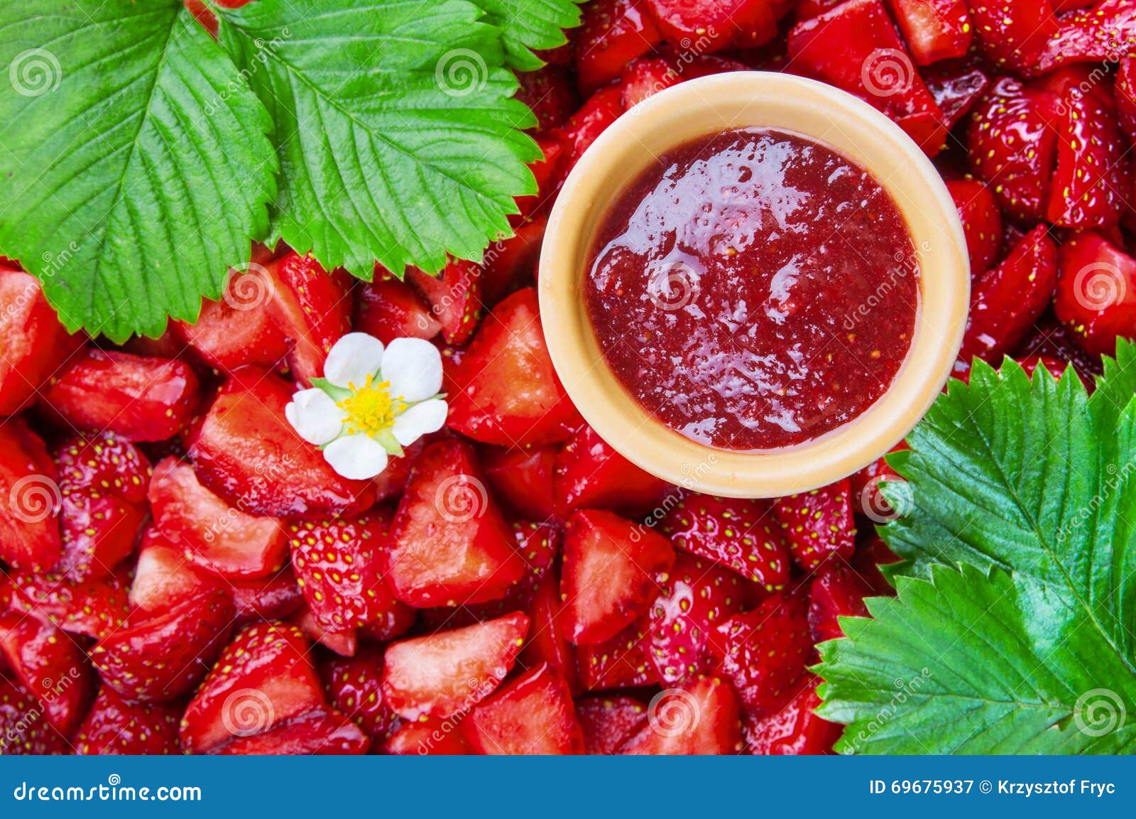 Strawbery jam stock image. Image of macro, flower, nature - 69675937