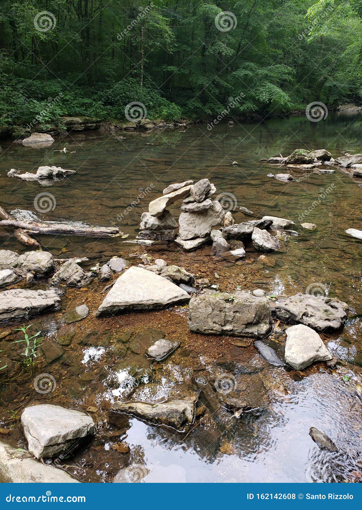 Stream Stacking Stalled Stones Temple Arc Arc Arco Zen Foto de Stock ...