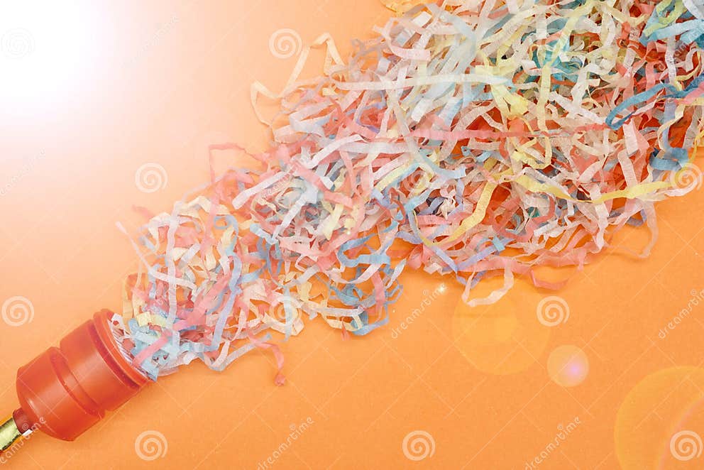 Streamers foto de archivo. Imagen de circo, saludo, rojo - 101620786