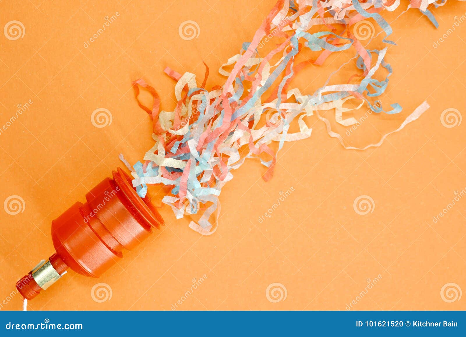 Streamers foto de archivo. Imagen de rojo, celebre, agilizar - 101621520