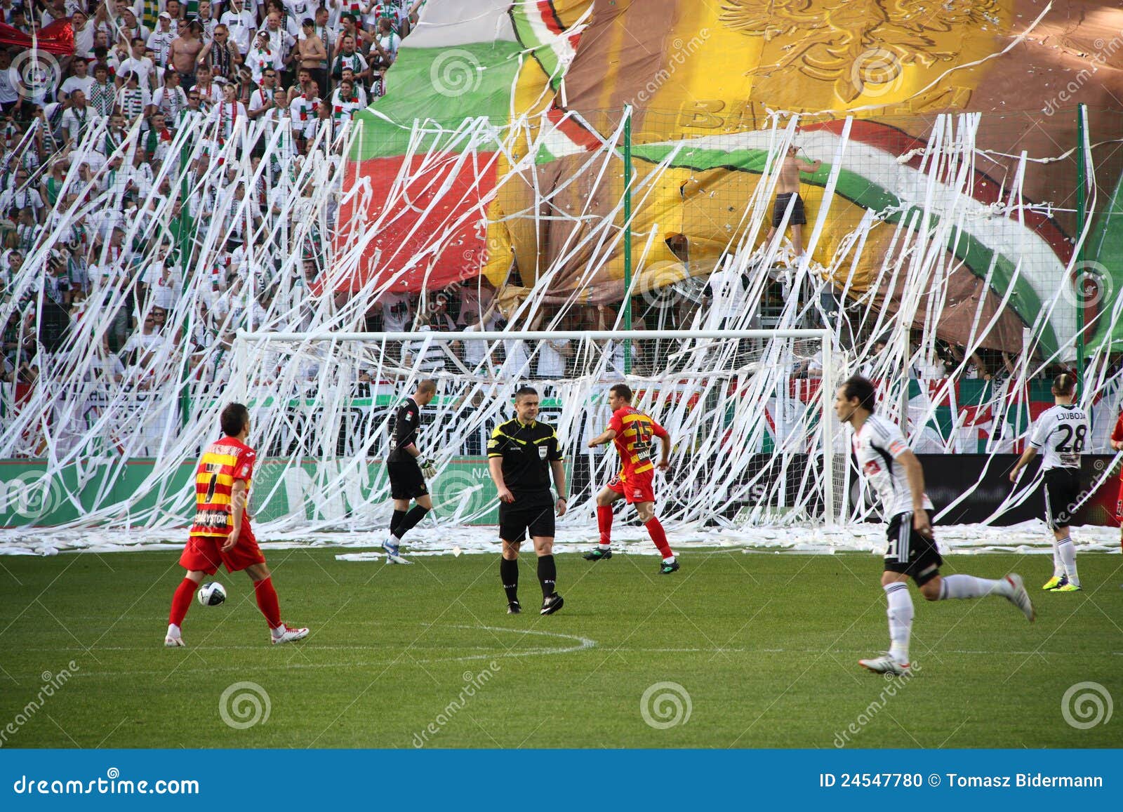 Streamers editorial image. Image of atmosphere, fanatical - 24547780