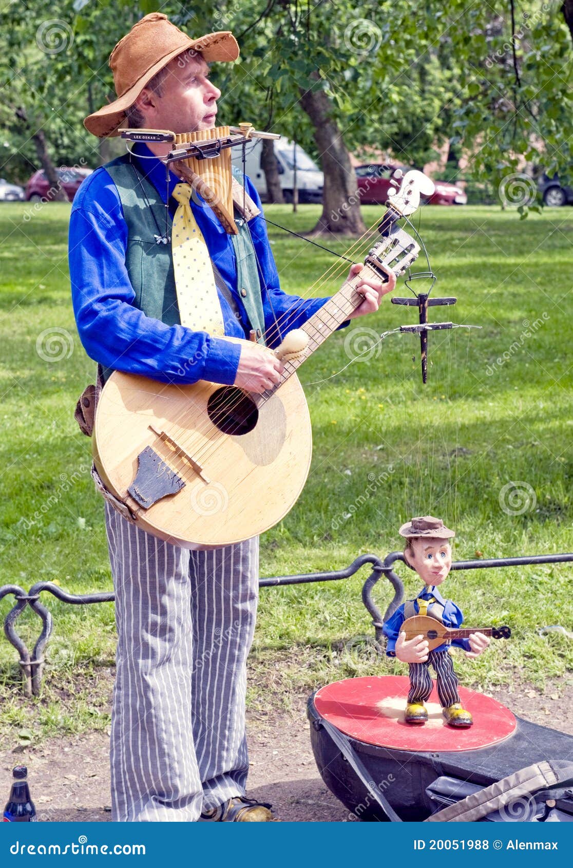 Street actor editorial stock photo. Image of blue, russian - 20051988