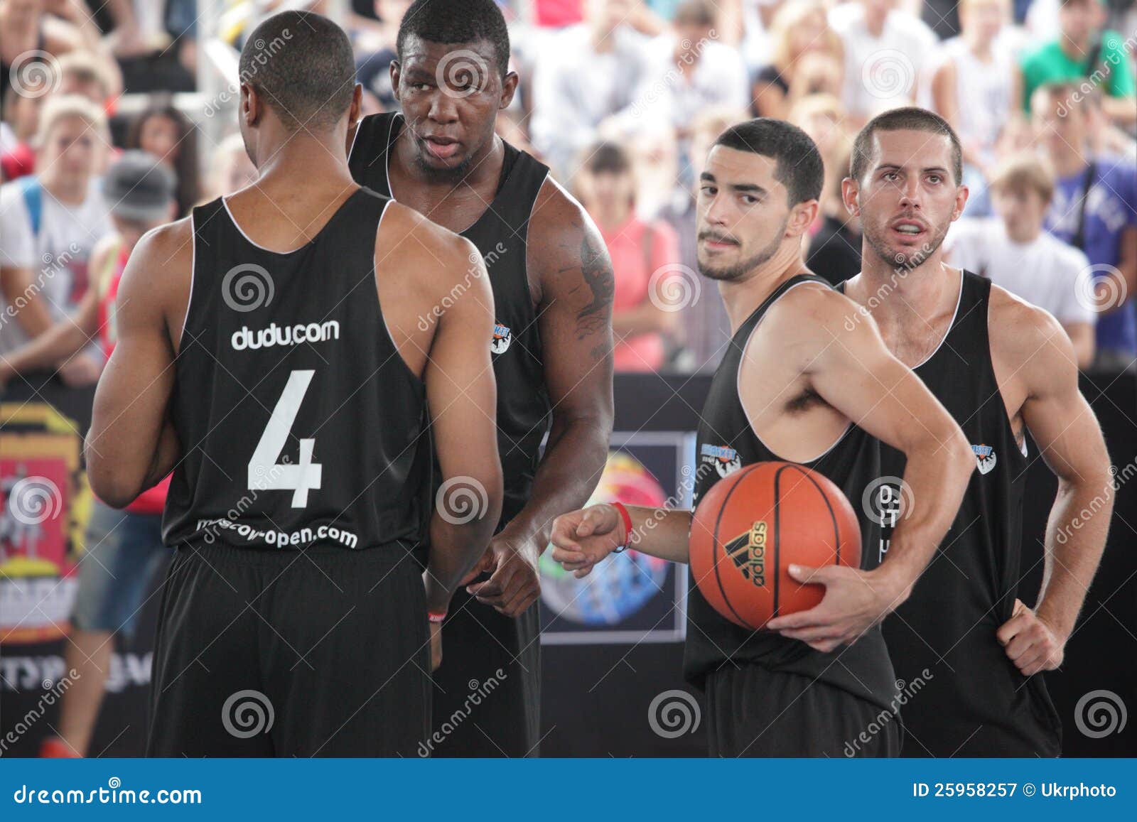 Street basketball editorial photography. Image of struggle - 25958257