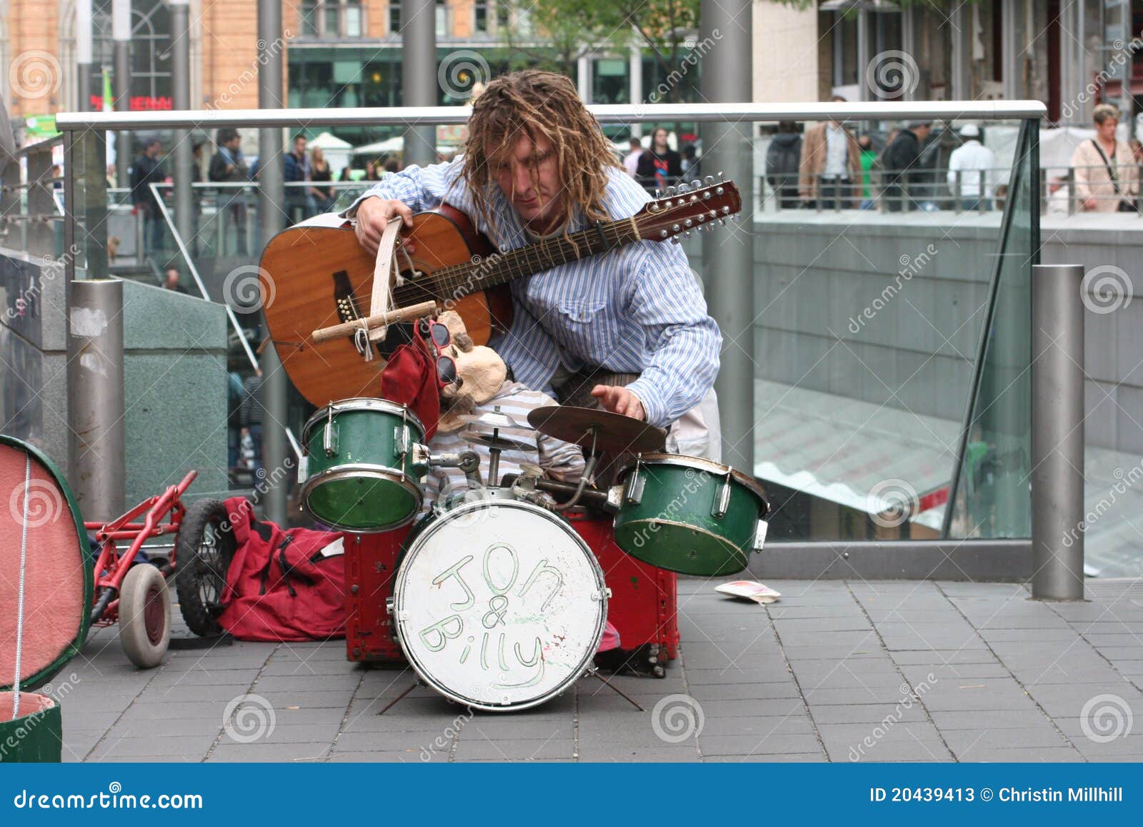 Street busker editorial stock photo. Image of performance - 20439413