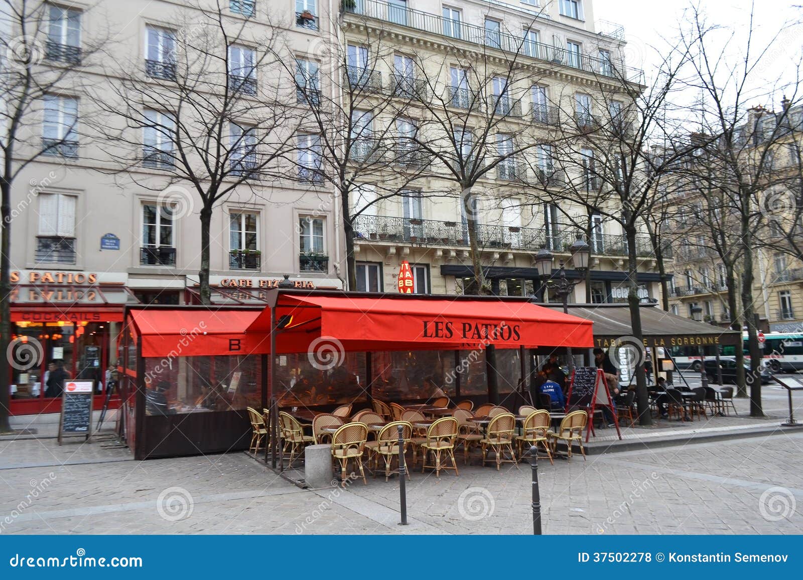 Street cafe in Paris editorial stock photo. Image of attraction - 37502278