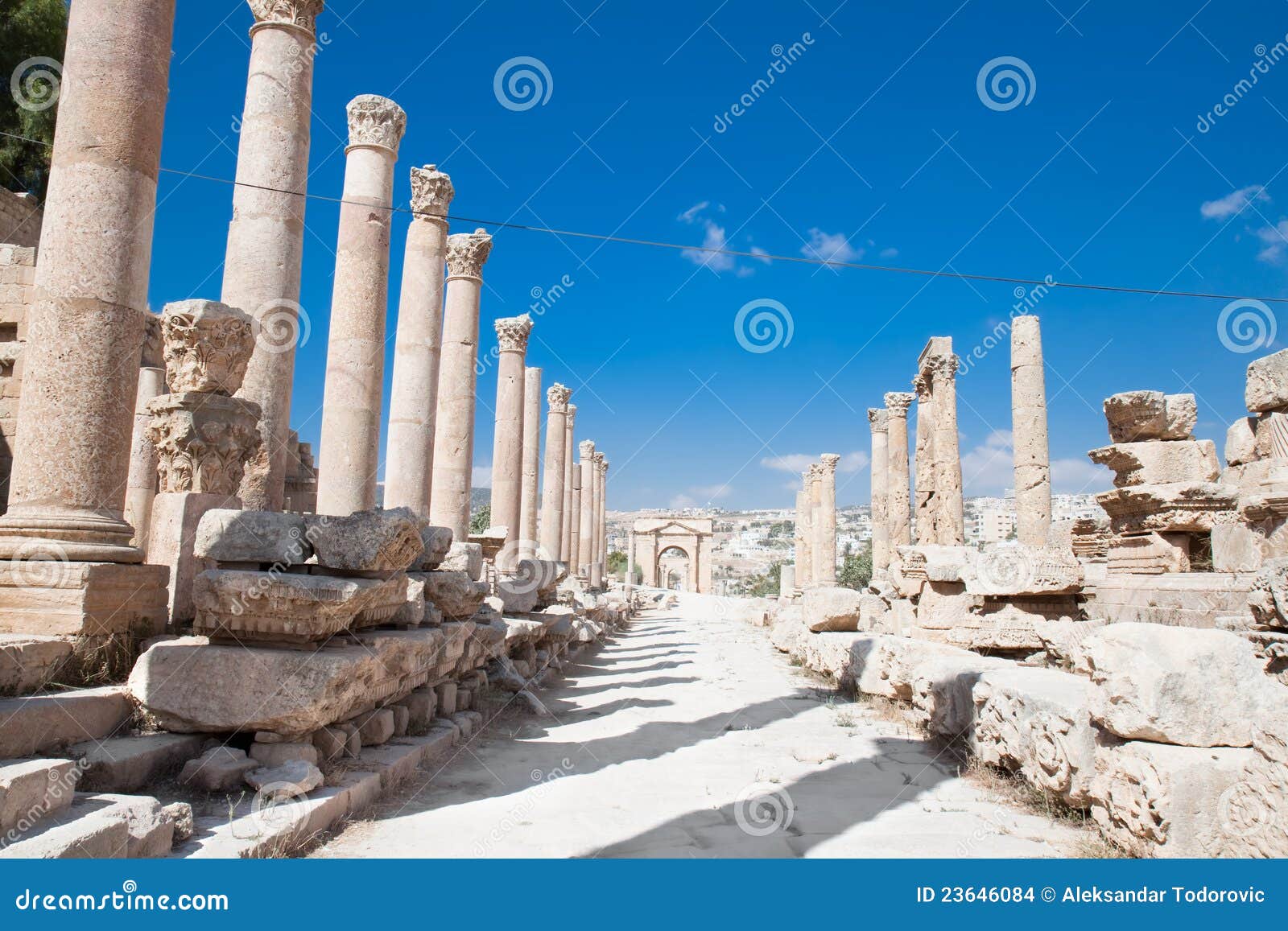 Street of Columns in Jerash Stock Photo - Image of adoration ...