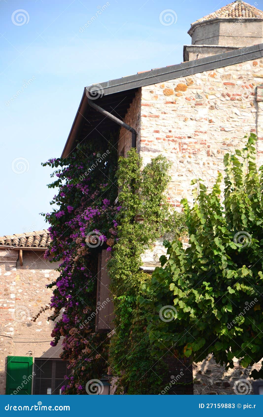 Street corner in Italy stock image. Image of cascading - 27159883