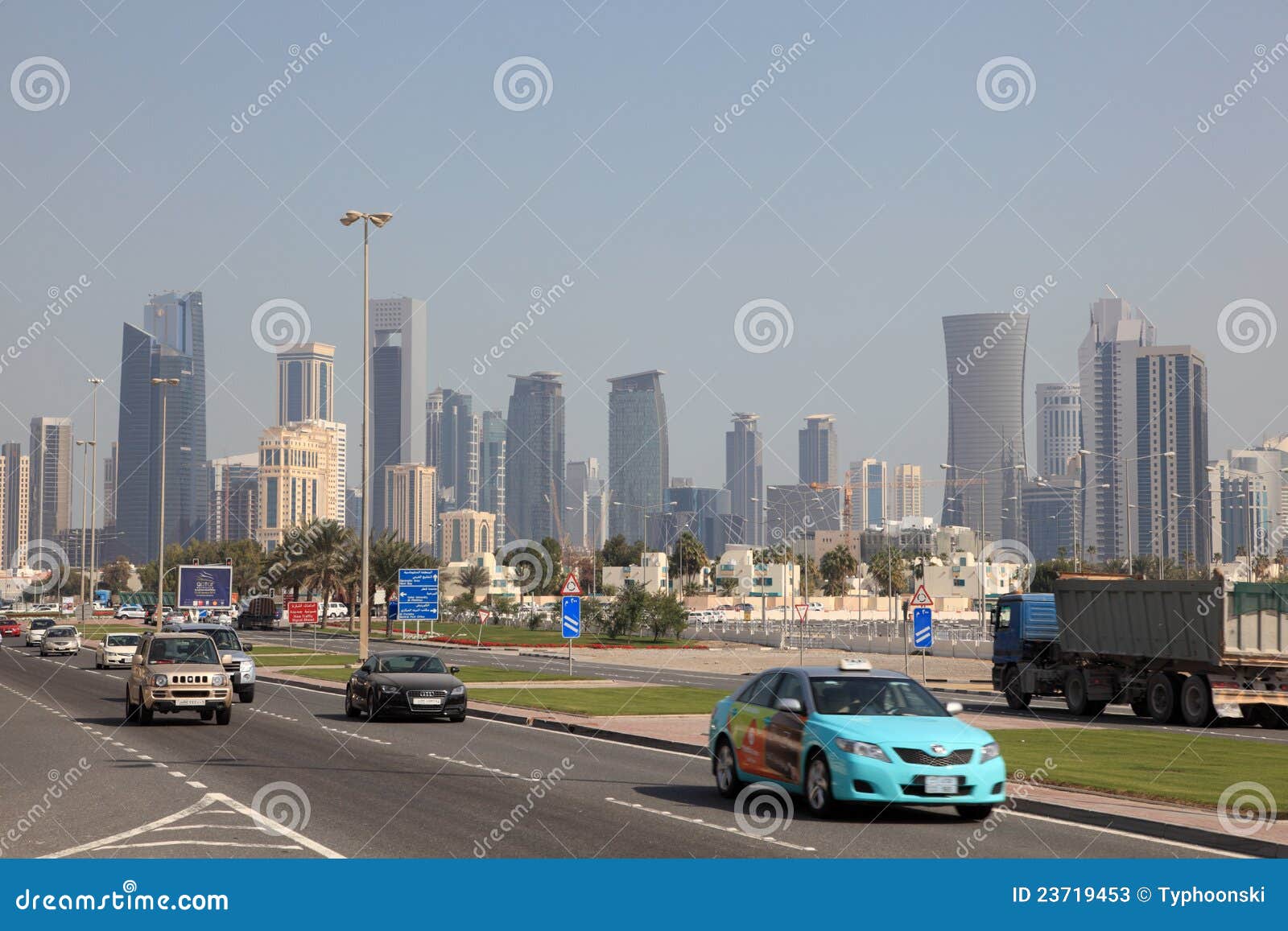 Street in Doha, Qatar editorial stock photo. Image of cityscape - 23719453