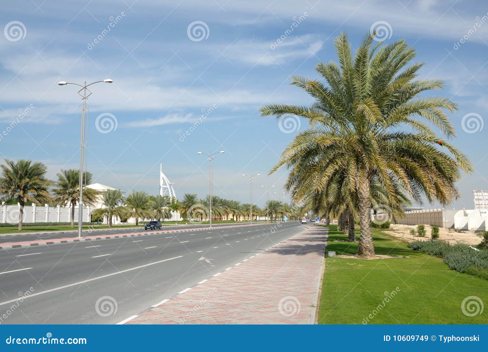 Street in Dubai stock image. Image of jumeirah, dubai - 10609749