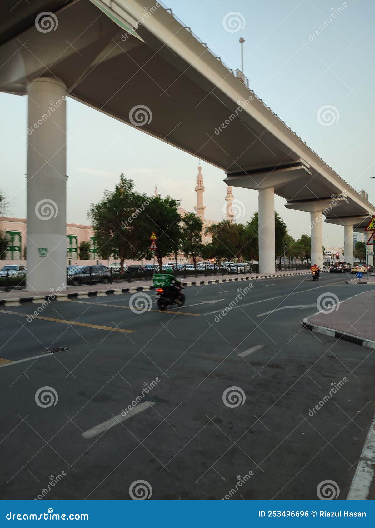Street in dubai UAE editorial photo. Image of pedestrian - 253496696