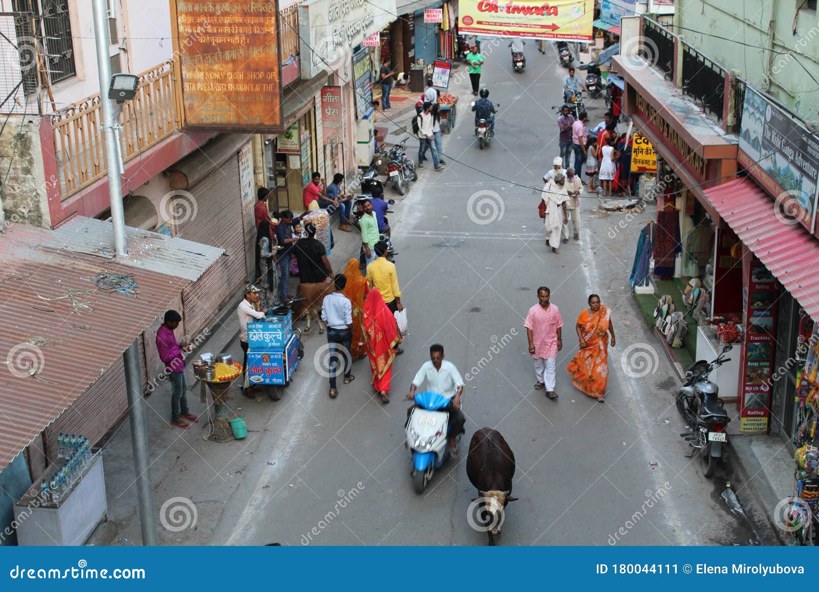 Street in Indian city editorial photo. Image of road - 180044111