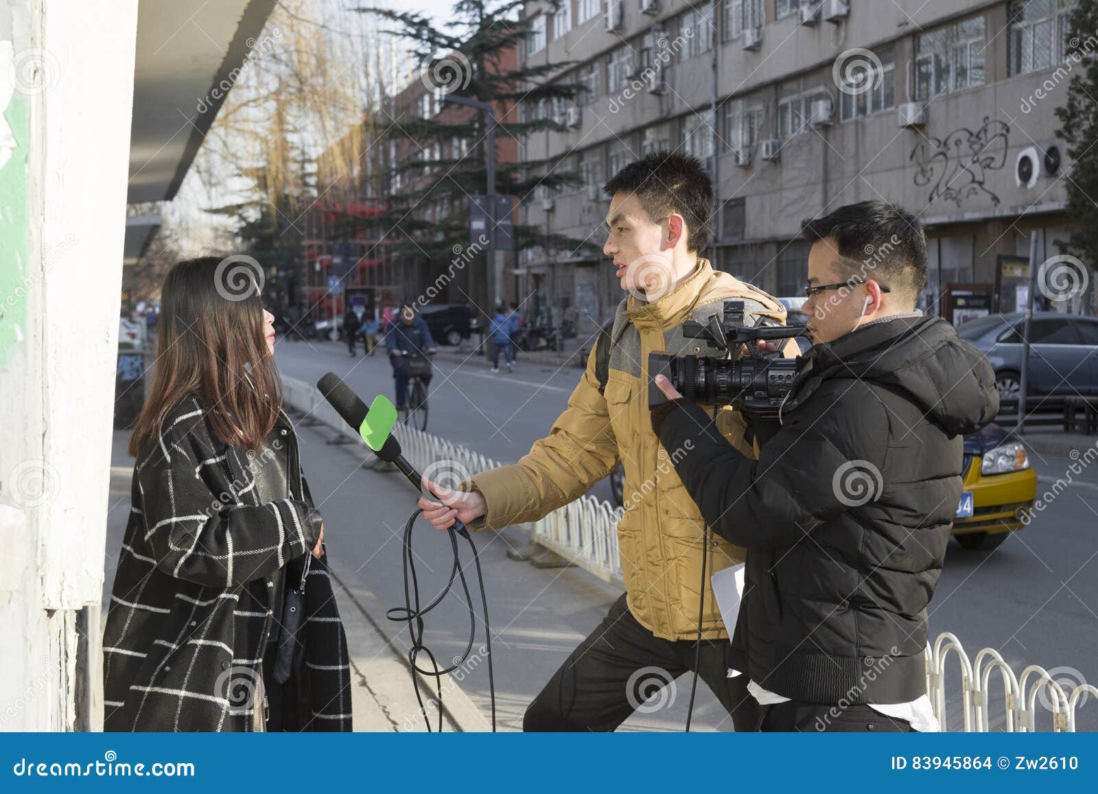 Street interview editorial stock image. Image of experiences - 83945864