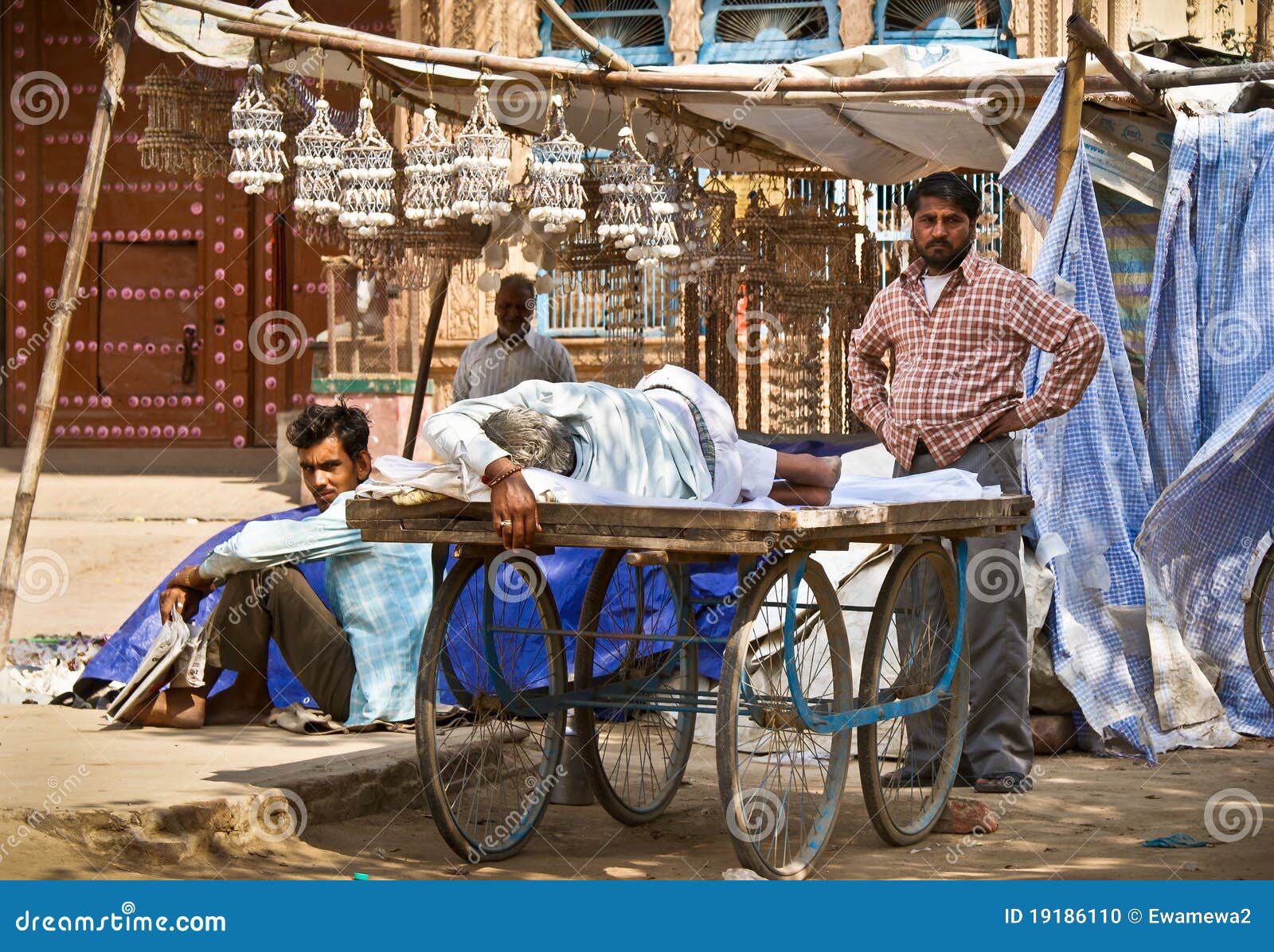 Street life in India editorial image. Image of group - 19186110