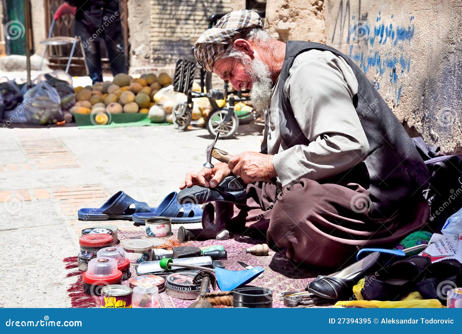 Street Life in Shiraz, Iran Editorial Image - Image of culture, painted ...