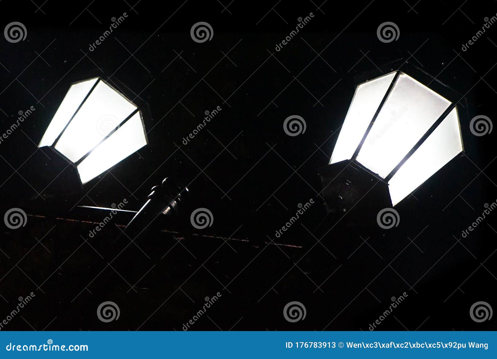 Street light in the dark stock image. Image of glass - 176783913
