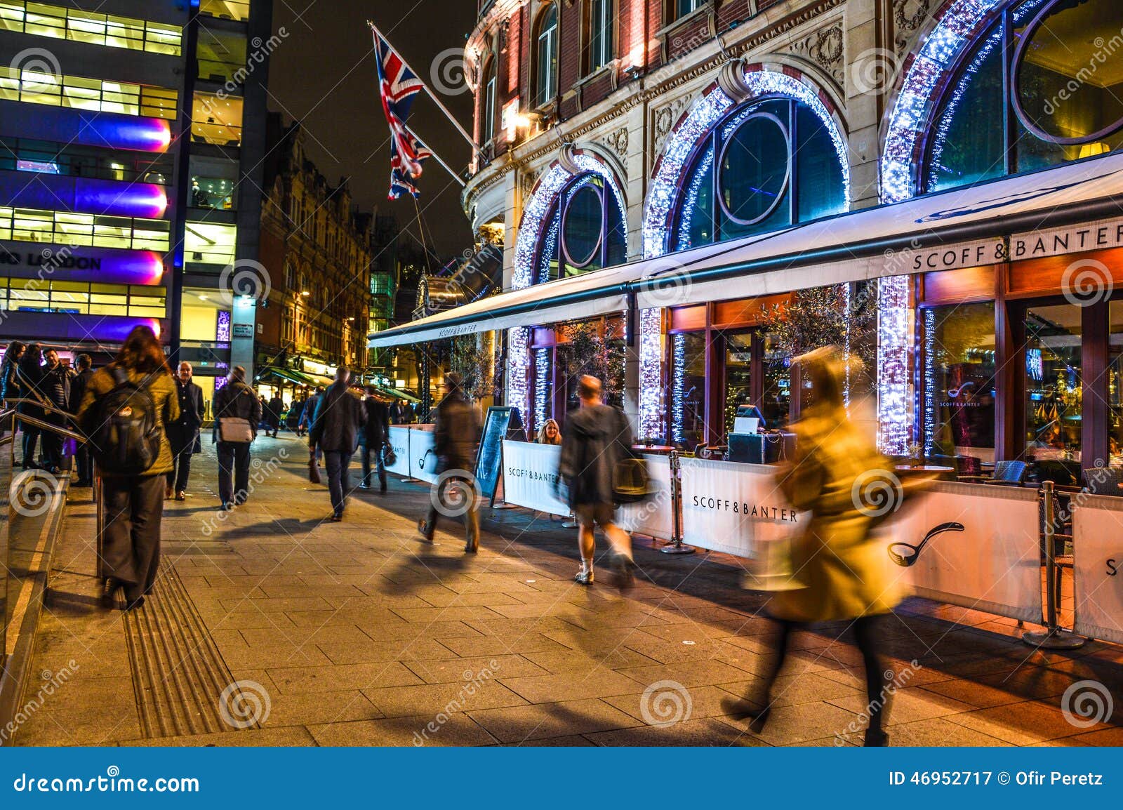 Street in London during Night Editorial Photography - Image of famous ...