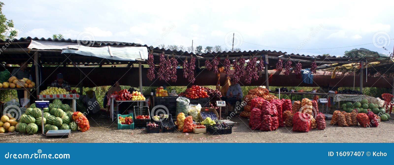 Street market editorial photography. Image of crowdy - 16097407