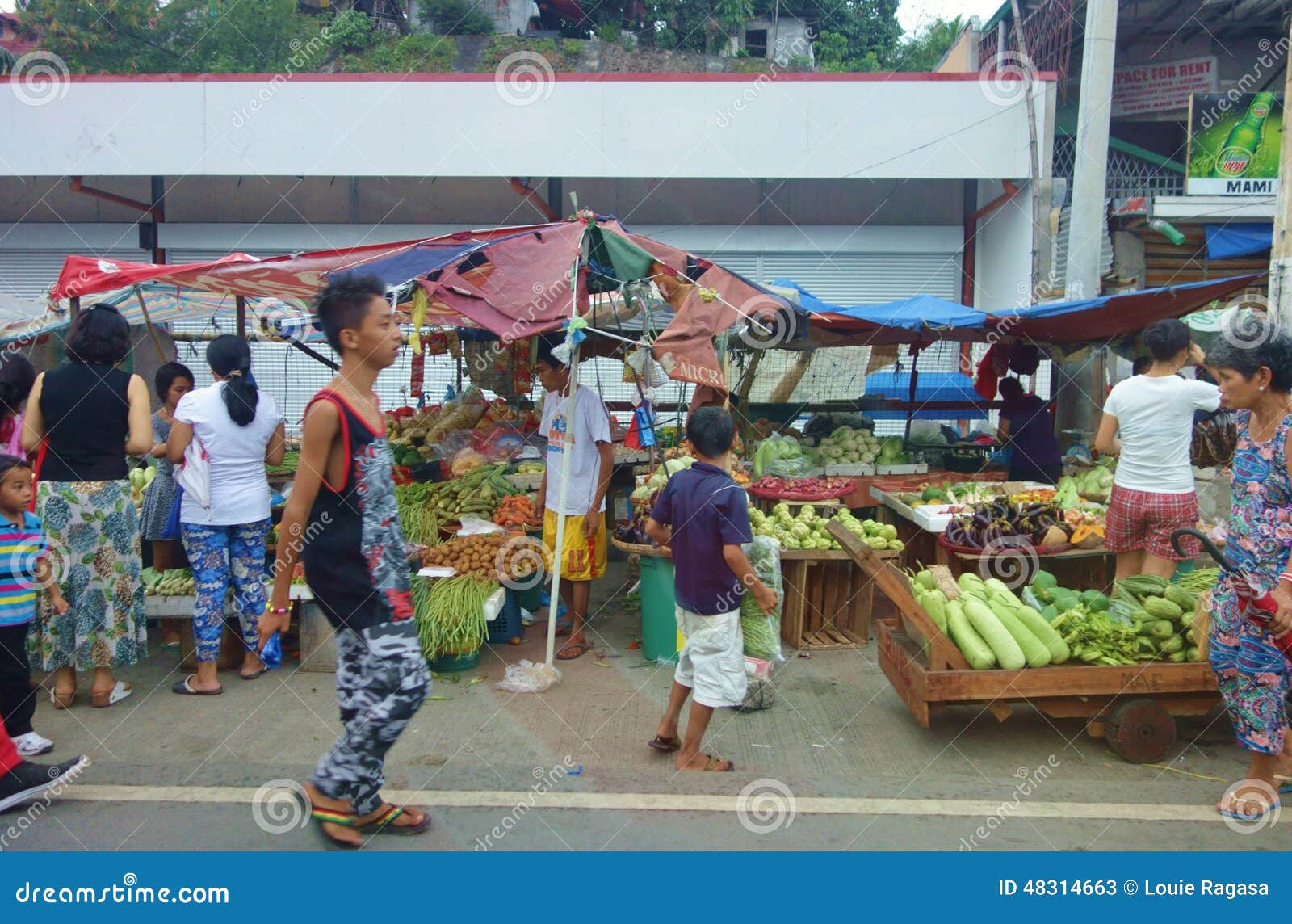 Street Market in Manila editorial stock photo. Image of sale - 48314663
