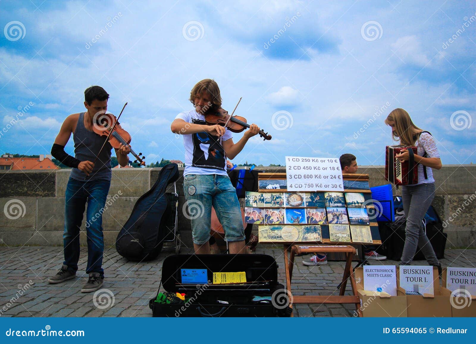 Street musician editorial image. Image of stone, song - 65594065