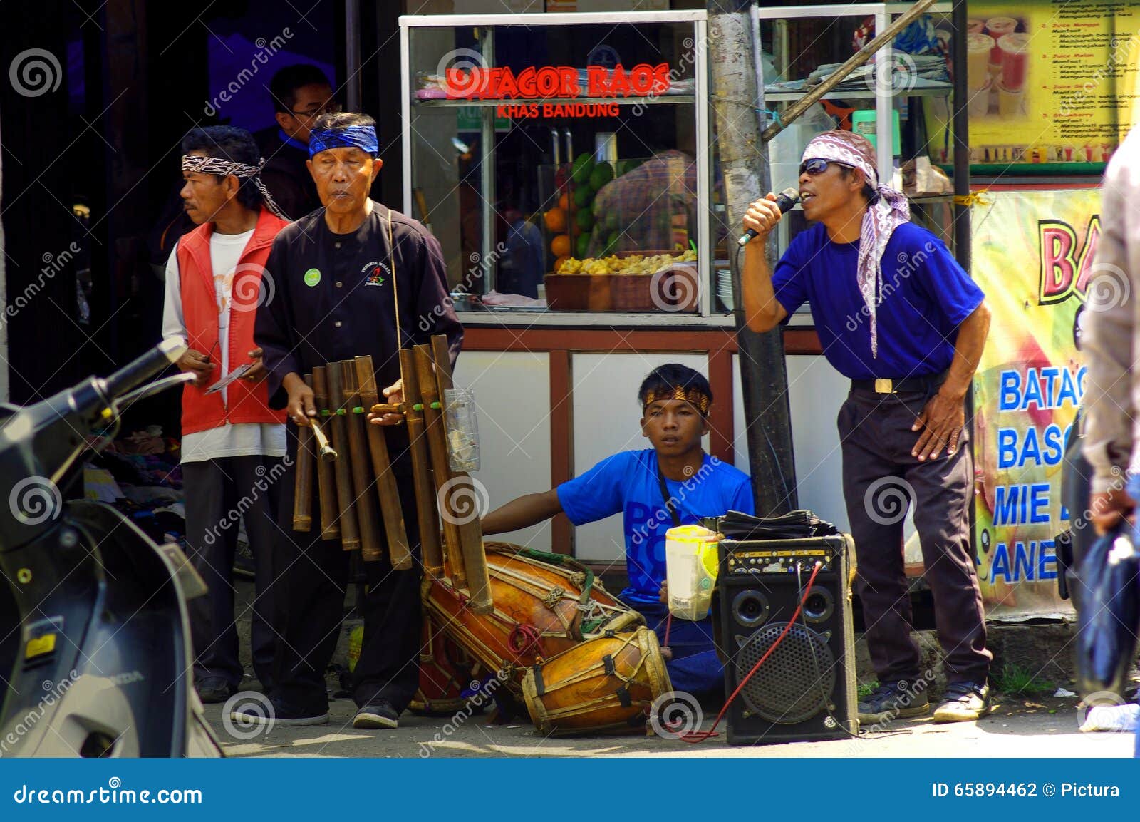Street Musicians, Java, Indonesia Editorial Photography - Image of asia ...